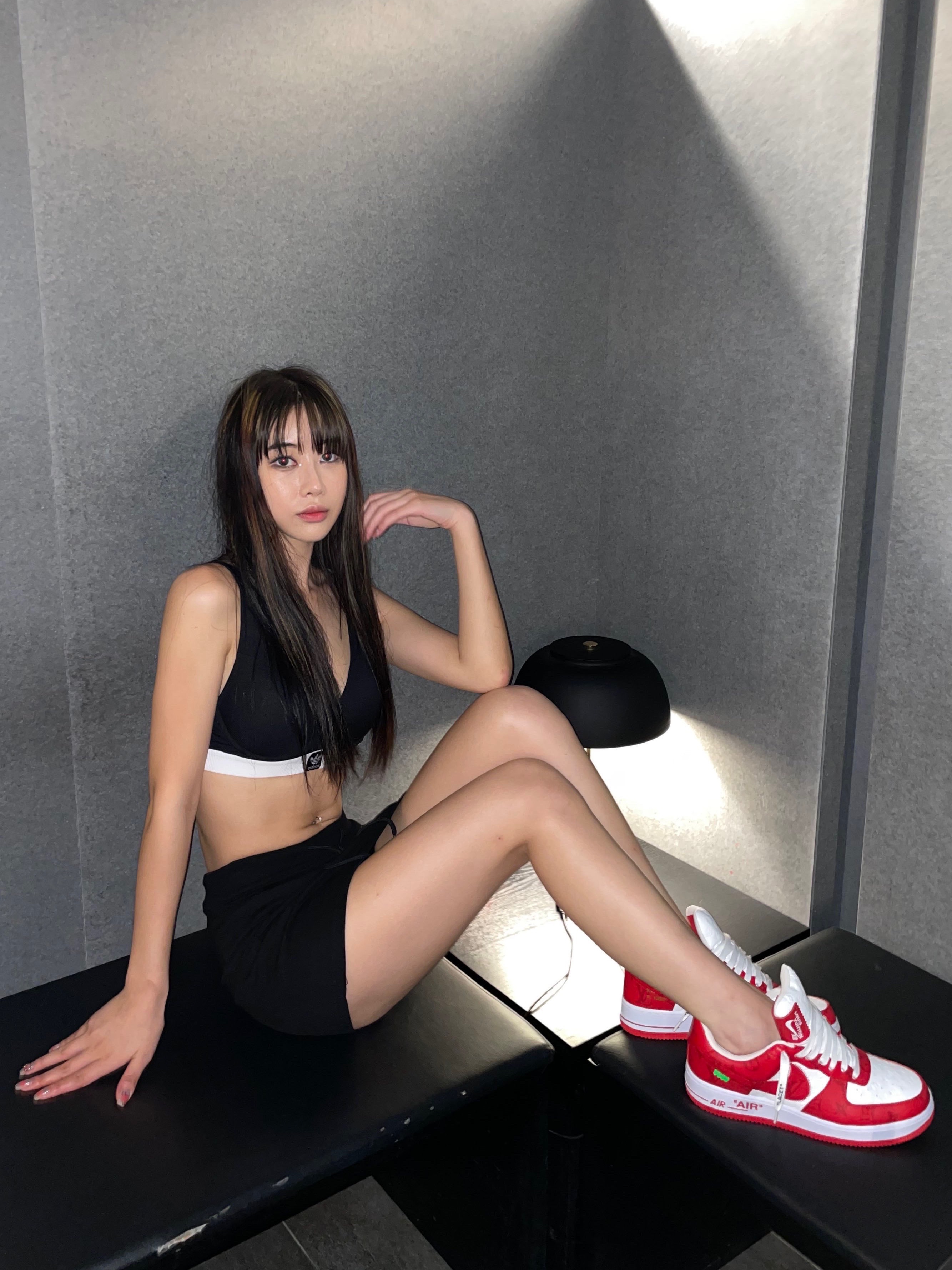 (@_hj1114) 님의 게시물 | KREAM