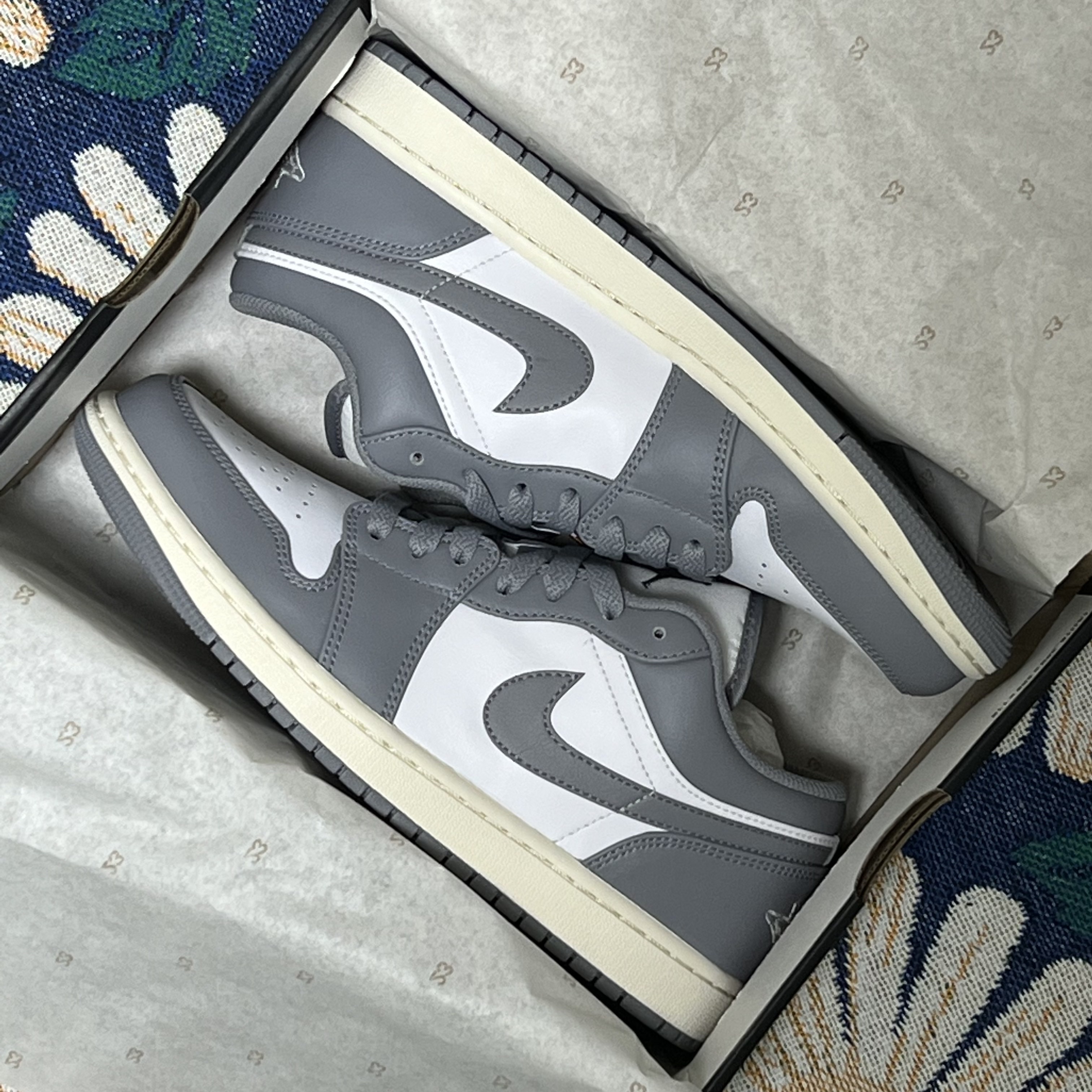 그녀섴 (@hugme) 님의 게시물 | KREAM