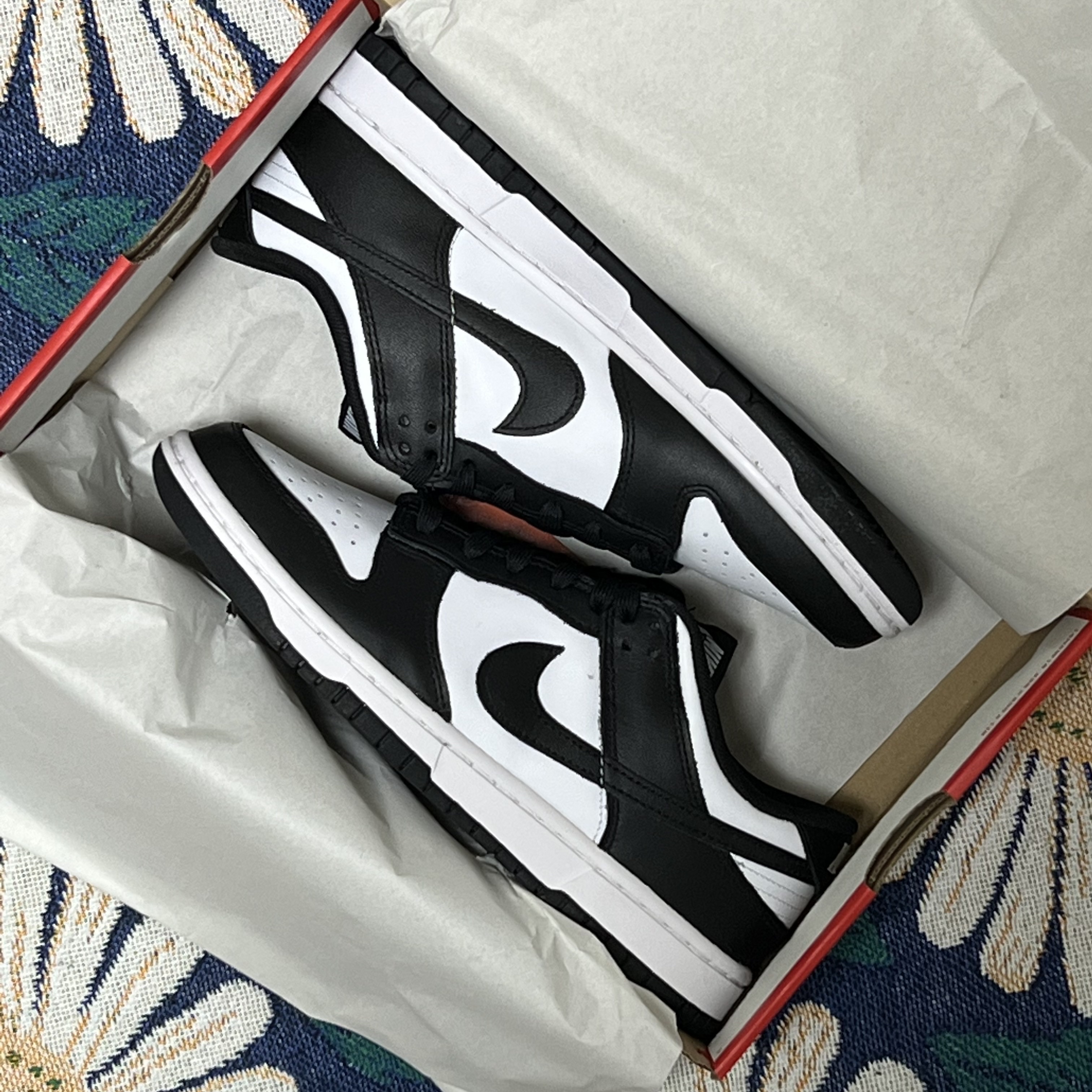 그녀섴 (@hugme) 님의 게시물 | KREAM