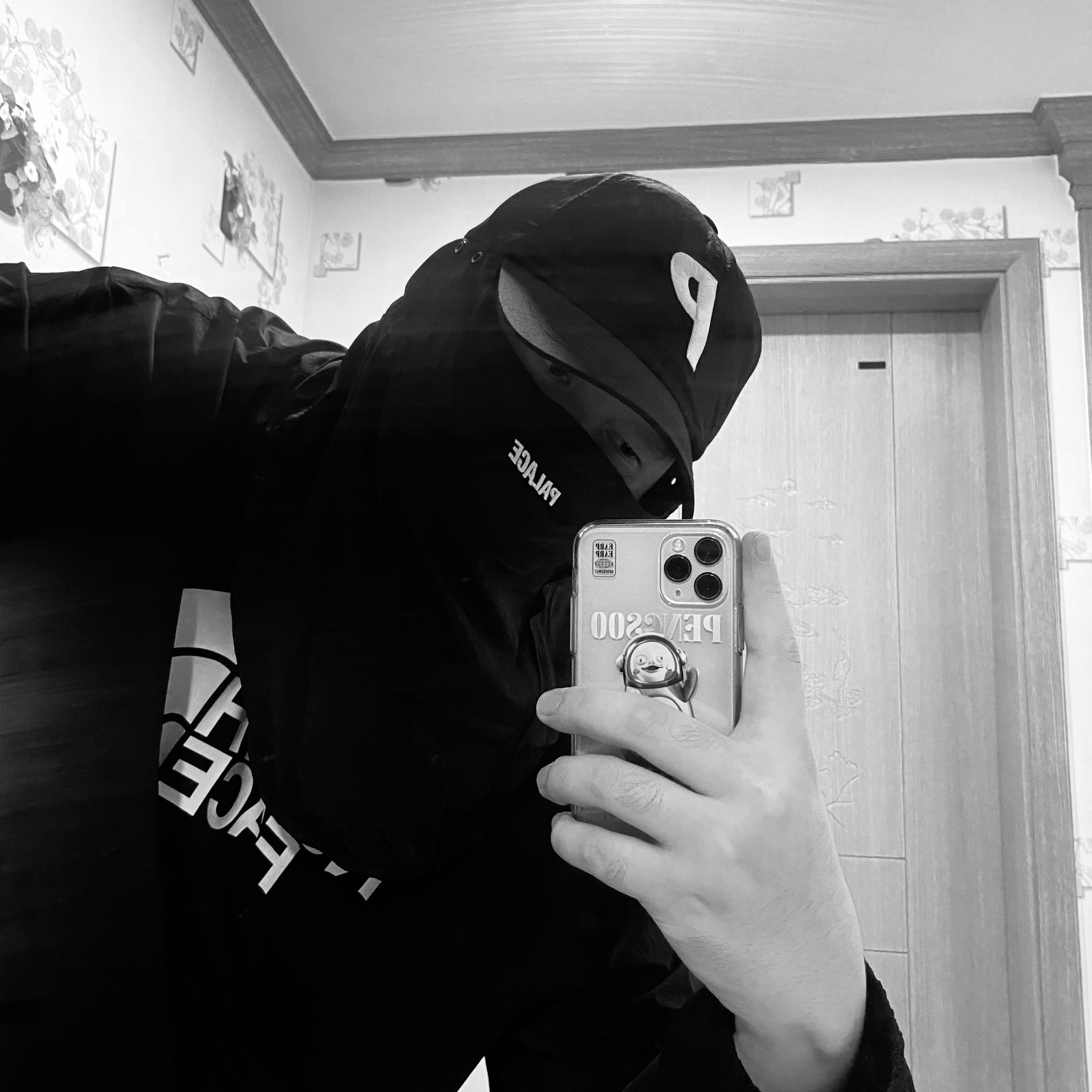 일당백 (@hi._.bye) 님의 게시물 | KREAM