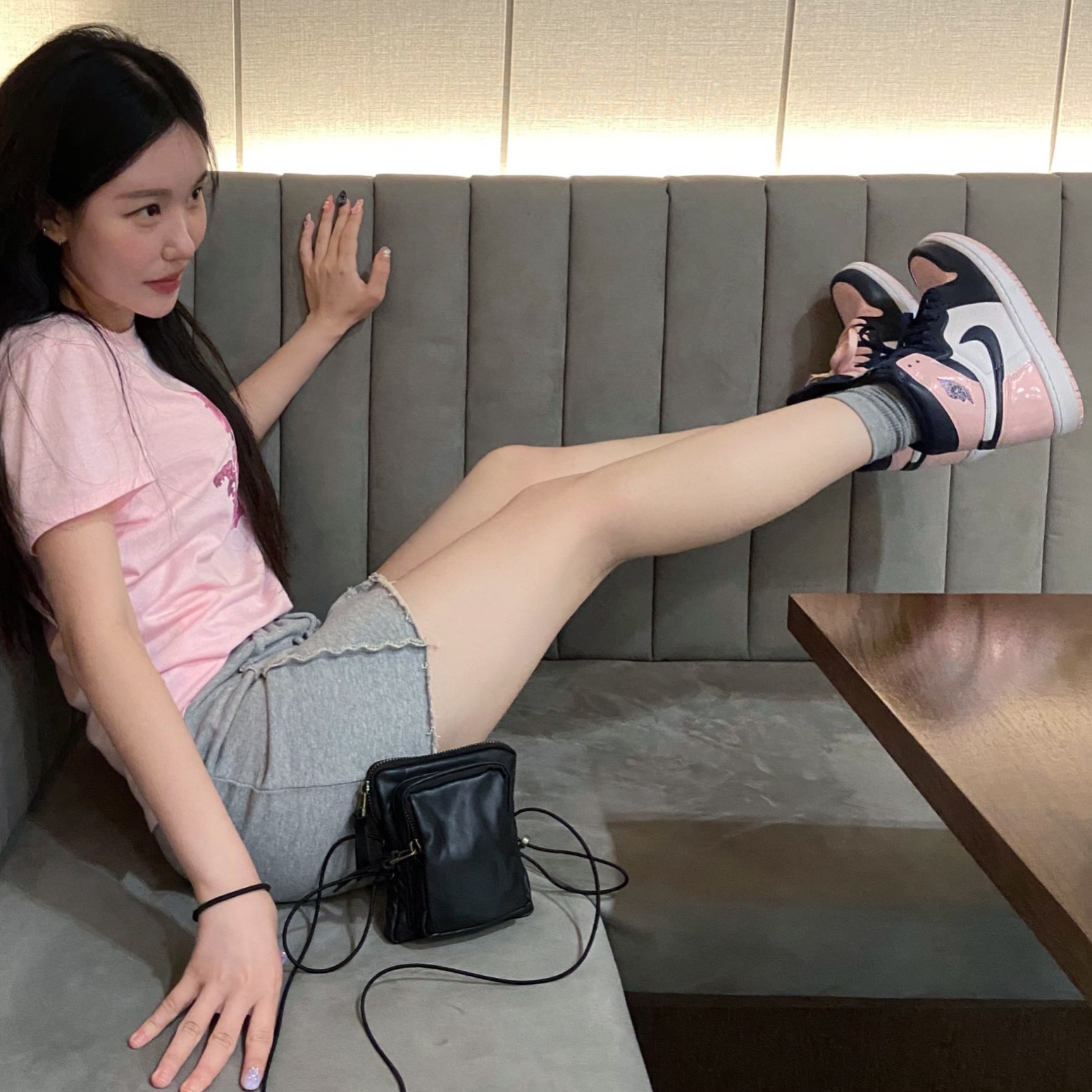 쫄 (@ji._.sol) 님의 게시물 | KREAM