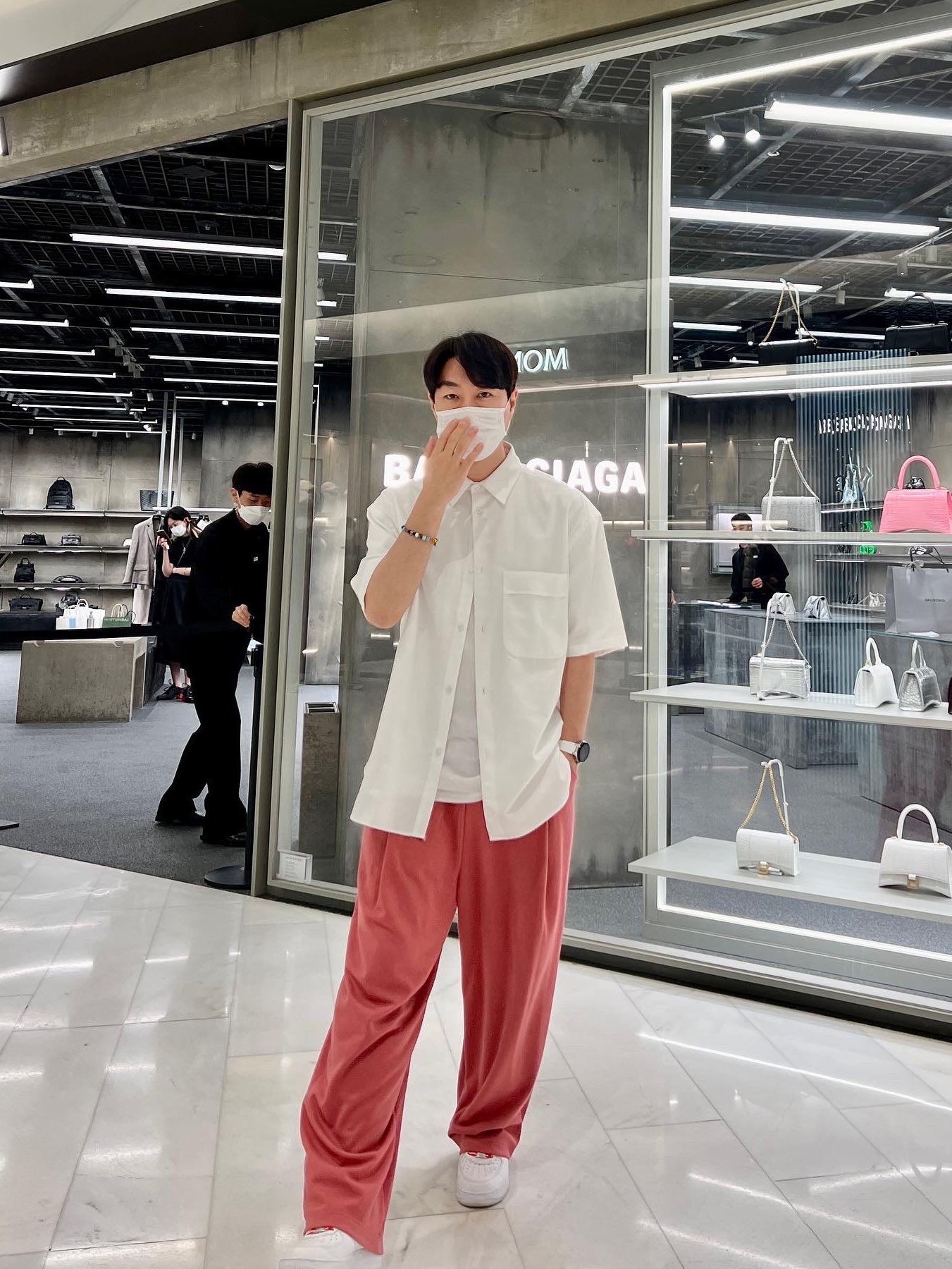 i20011219 (@luxx_kream) 님의 게시물 | KREAM