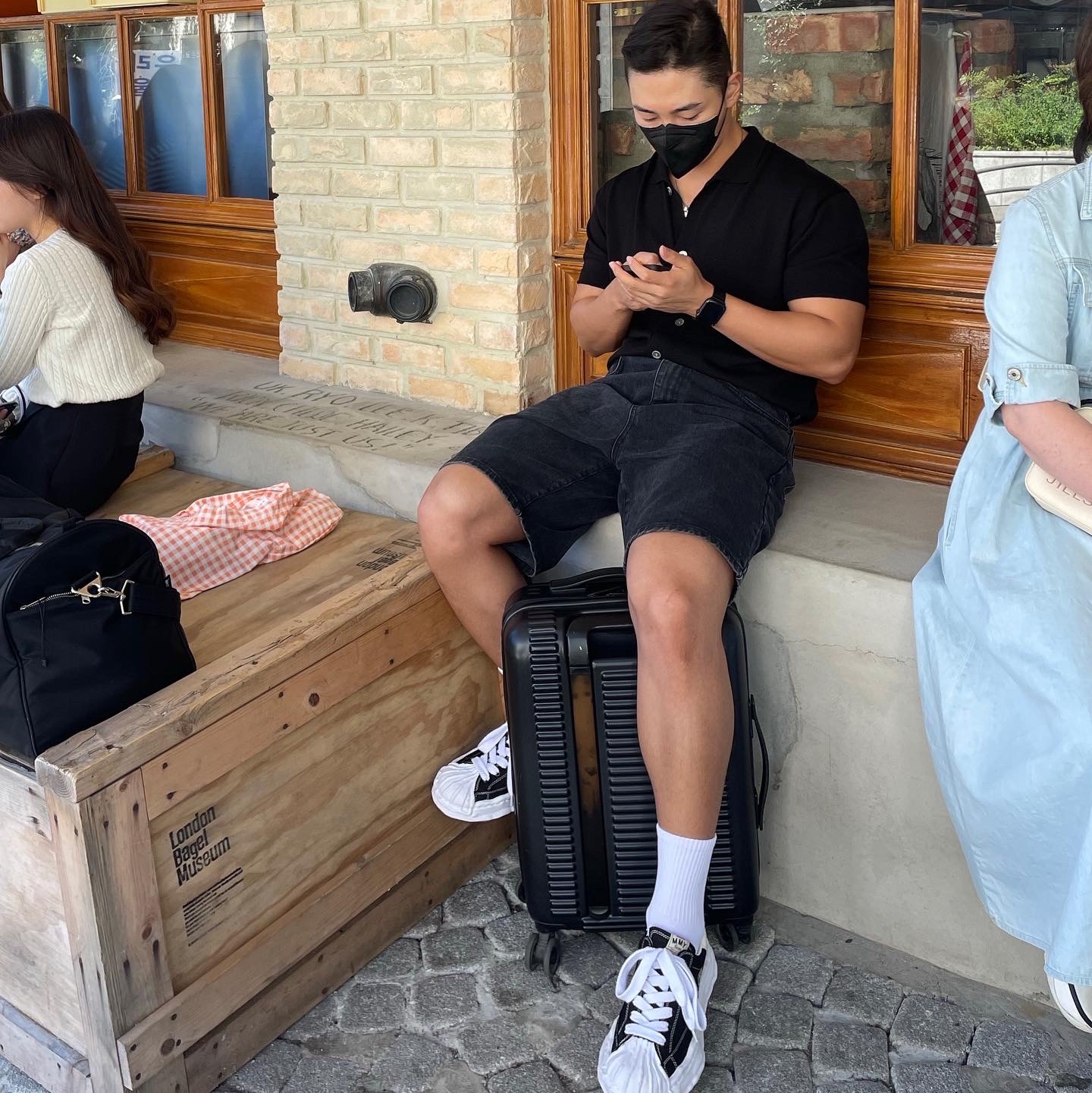 trendfit_jiwoo (@ssong_zoo) 님의 게시물 | KREAM