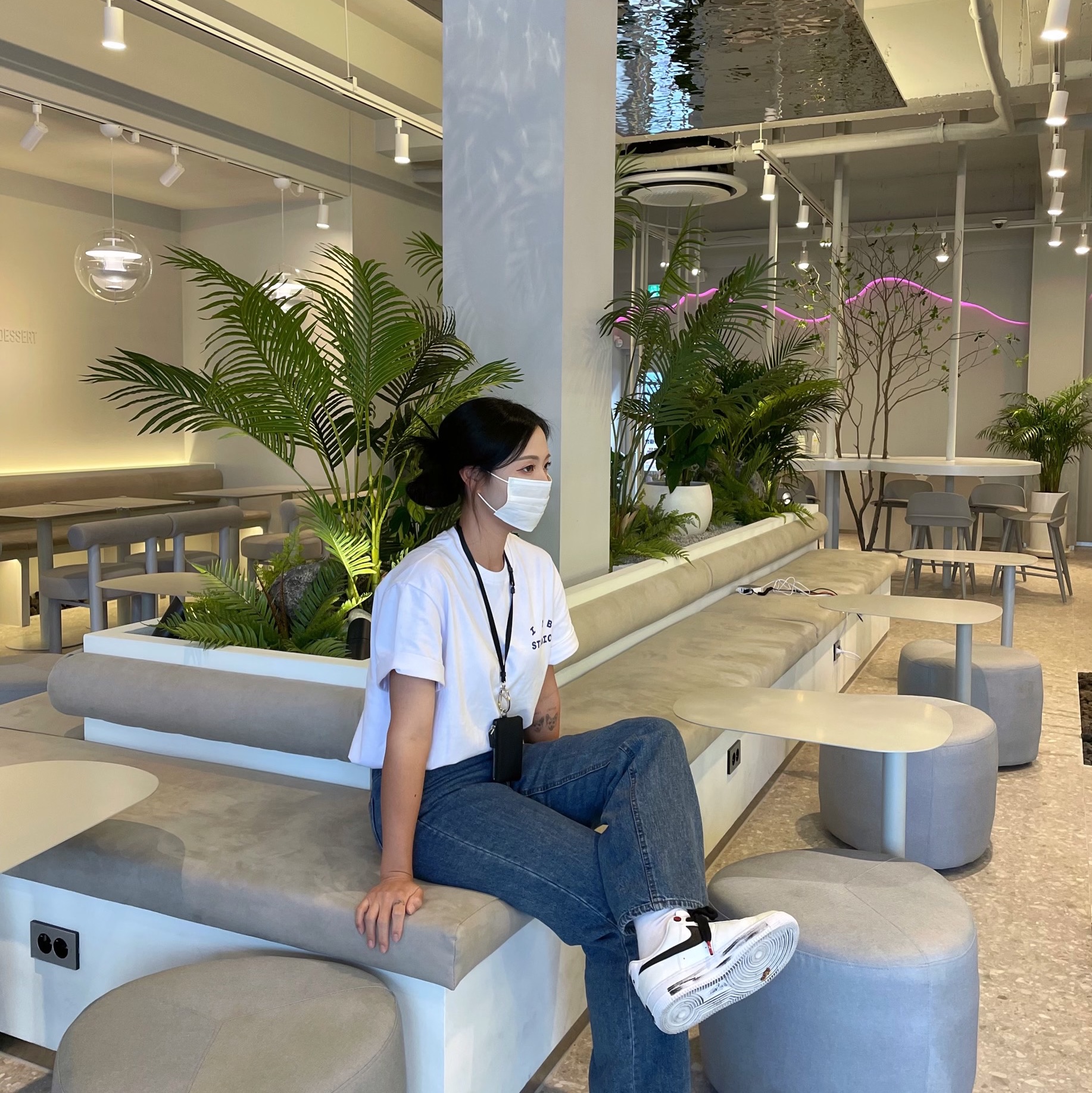 산책노예🐶 (@m.m__) 님의 게시물 | KREAM