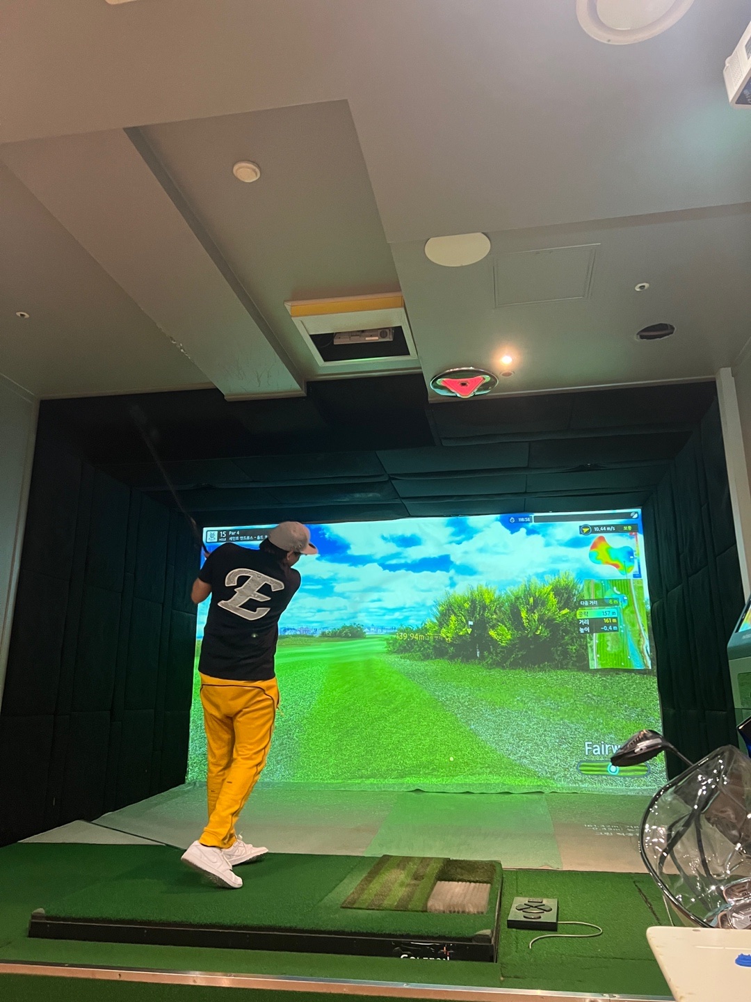 Jay Hong (@junseok2love) 님의 게시물 | KREAM