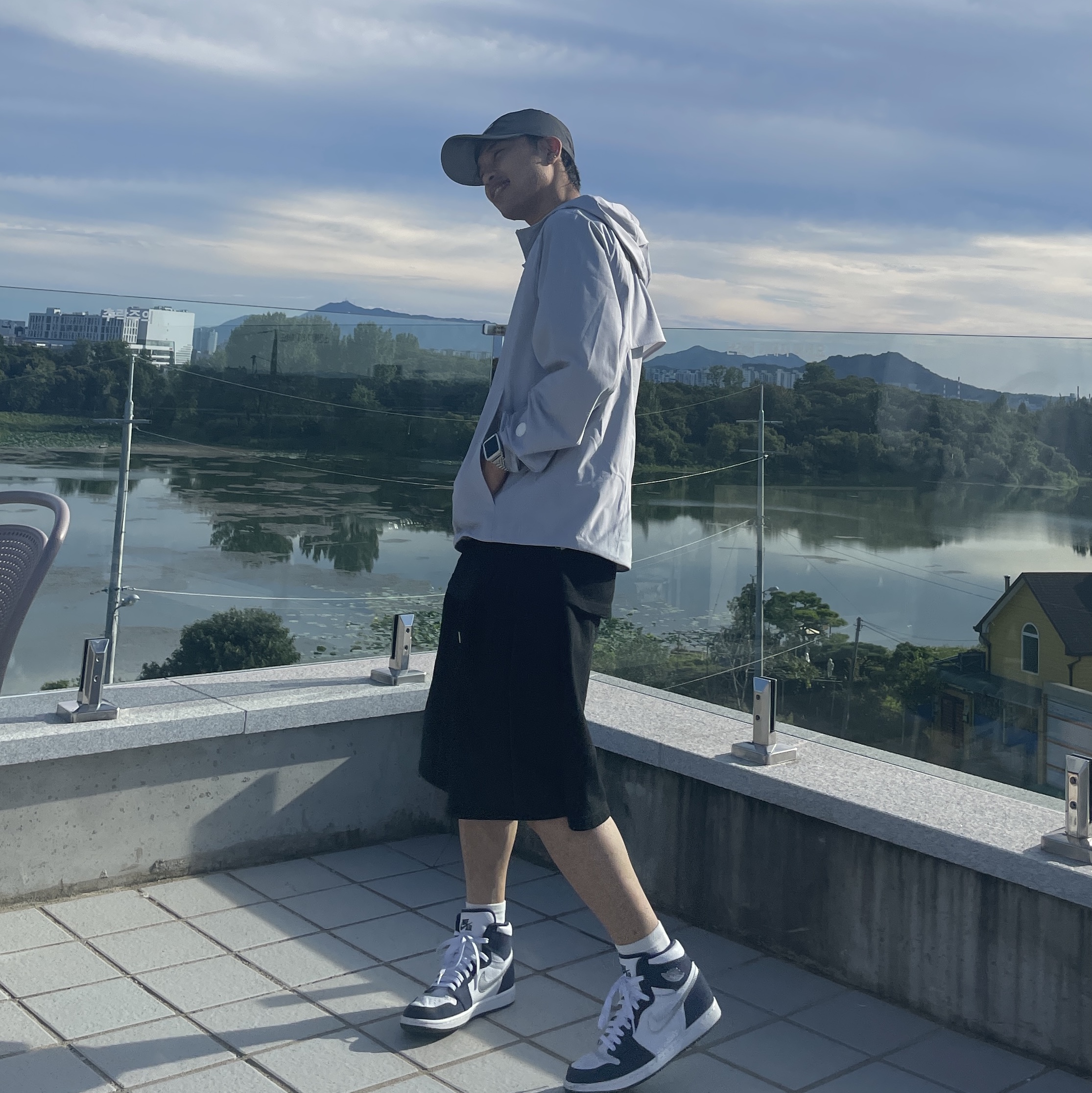 써니 (@03.08_hs) 님의 게시물 | KREAM