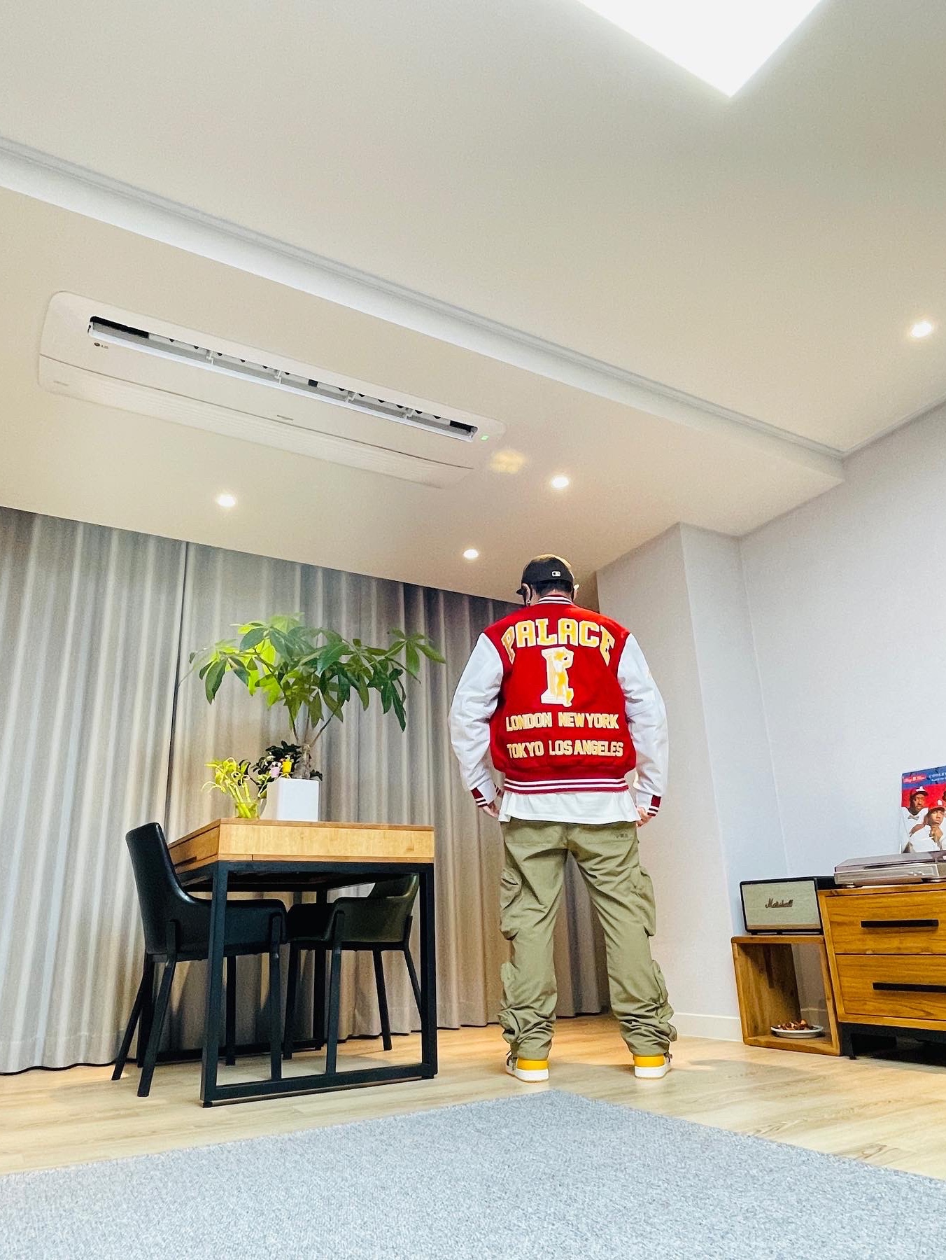 vxxxxxxk (@vxxxxxxk) 님의 게시물 | KREAM