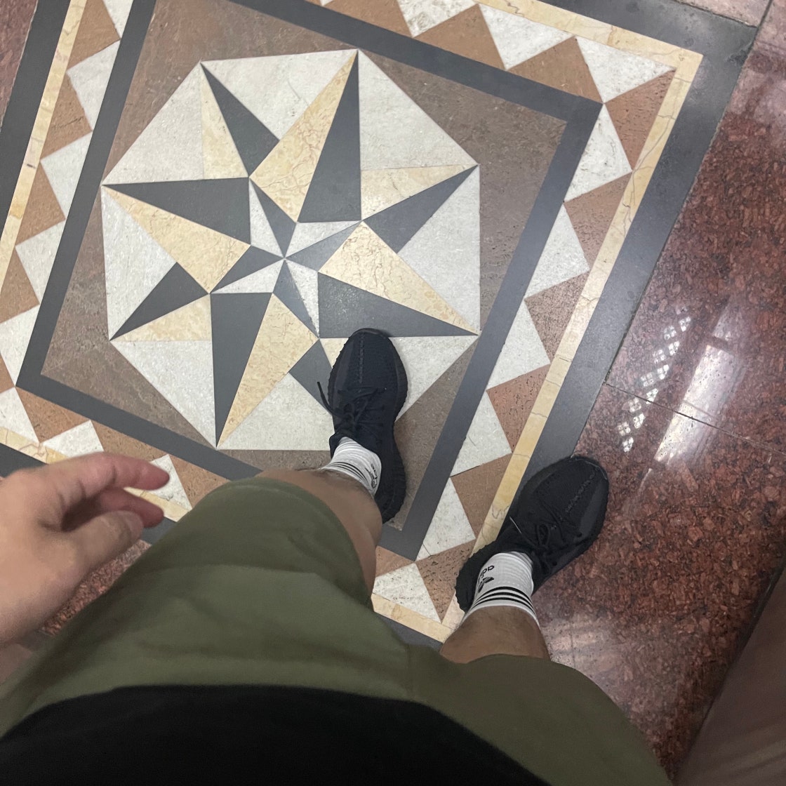 👅 (@hjkkk) 님의 게시물 | KREAM