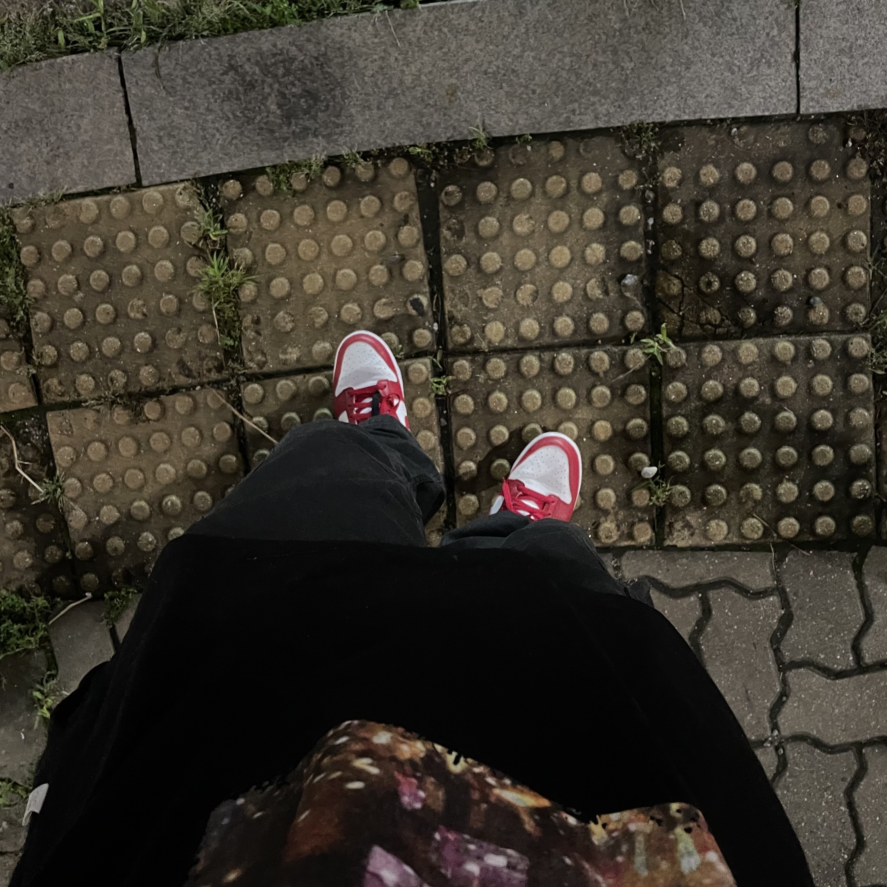 호라 (@ho_ra) 님의 게시물 | KREAM