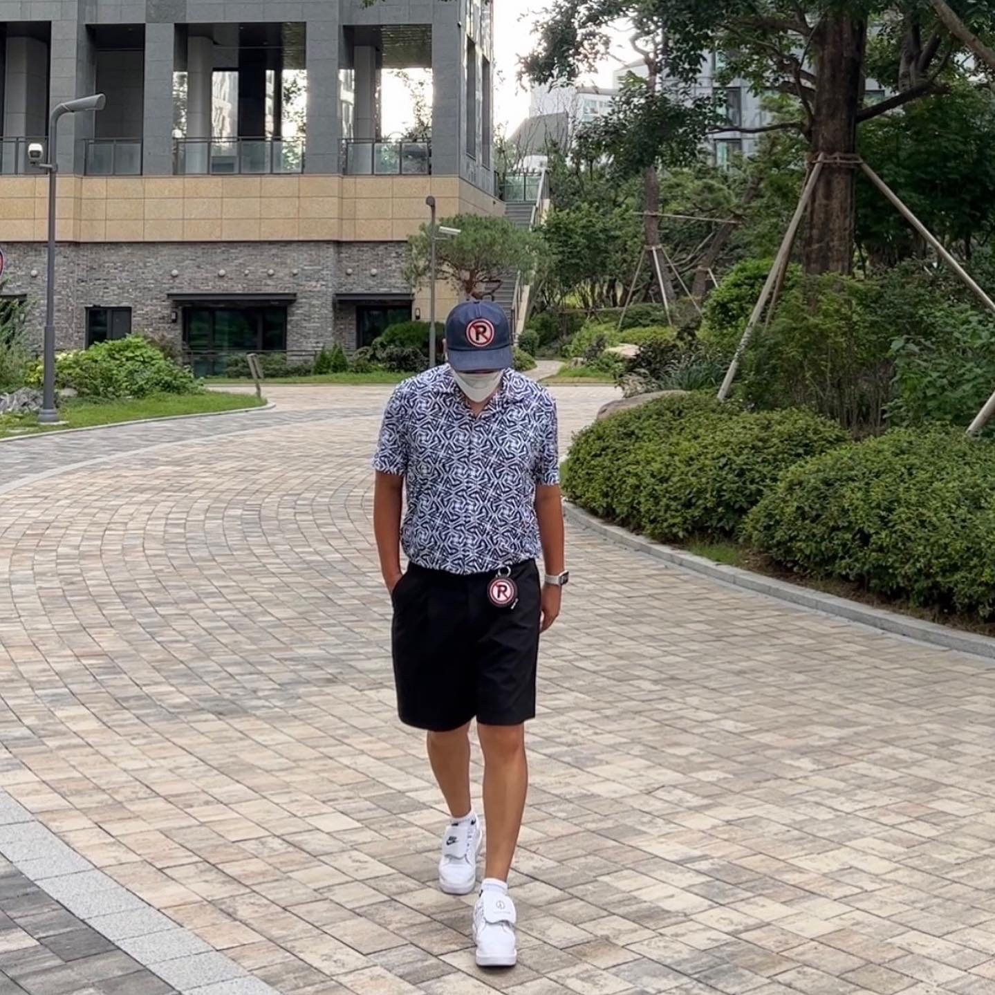 우쓰 (@woos_k) 님의 게시물 | KREAM