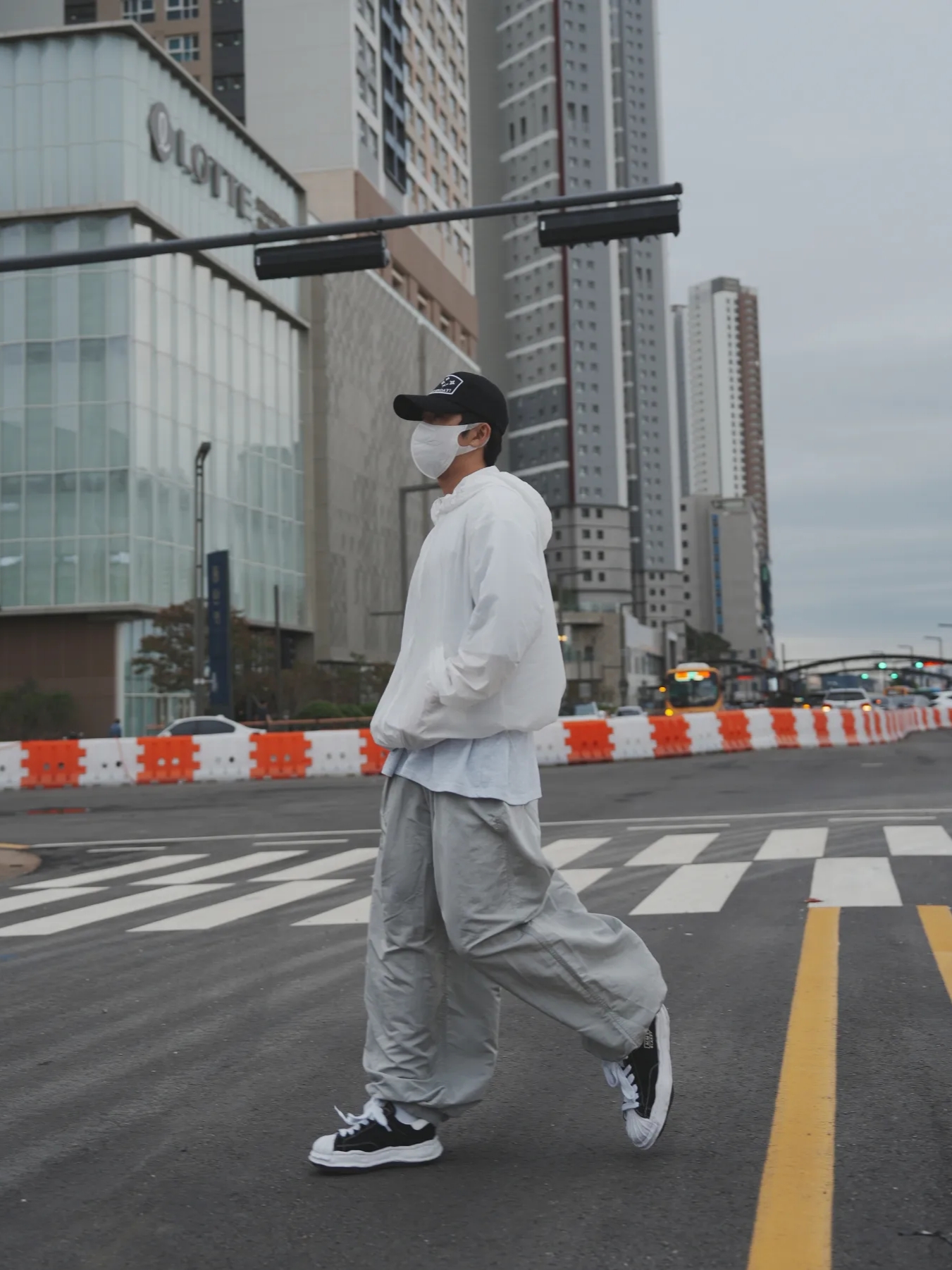 🚶🏻 (@phw55) 님의 게시물 | KREAM