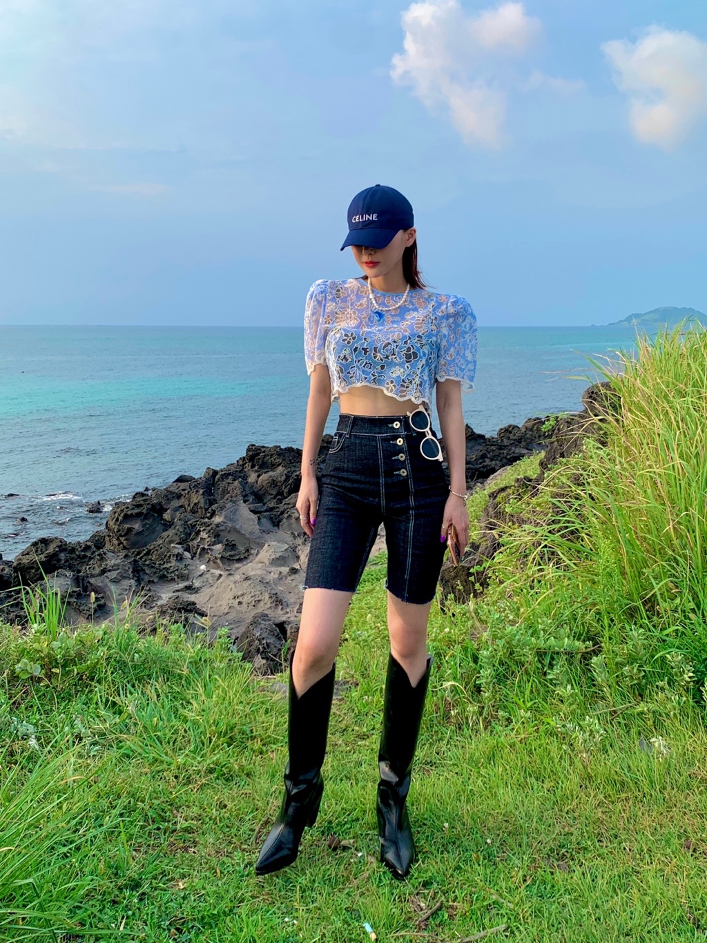 꿀벌이🐝 이지유 (@amelia_v) 님의 게시물 | KREAM