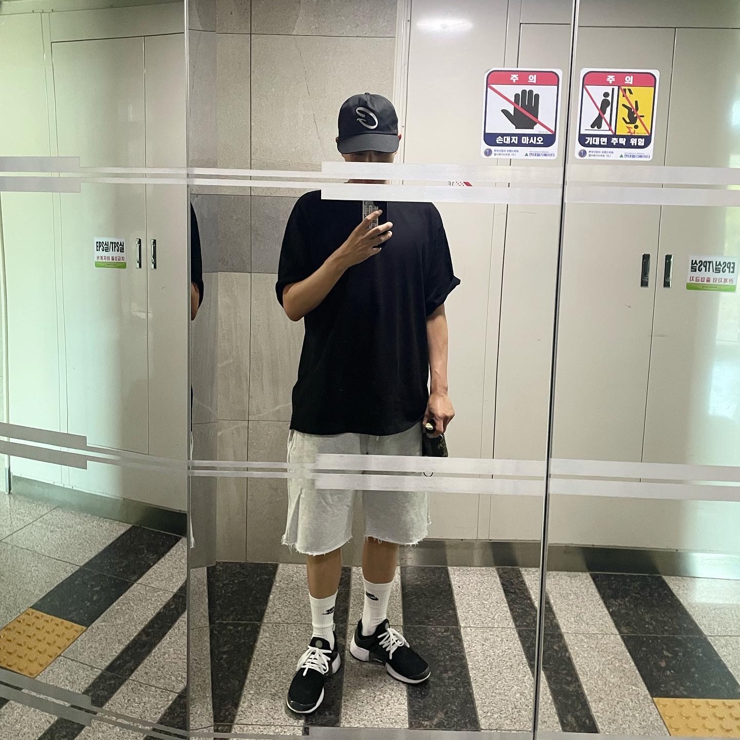 onlyno10 (@ahn.zzang) 님의 게시물 | KREAM