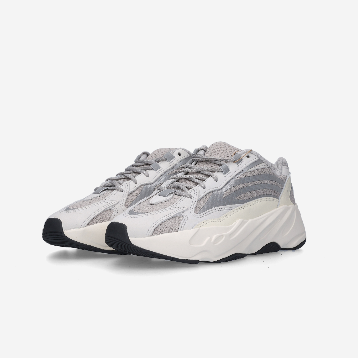 아디다스 이지 부스트 700 V2 스태틱 2022 | KREAM