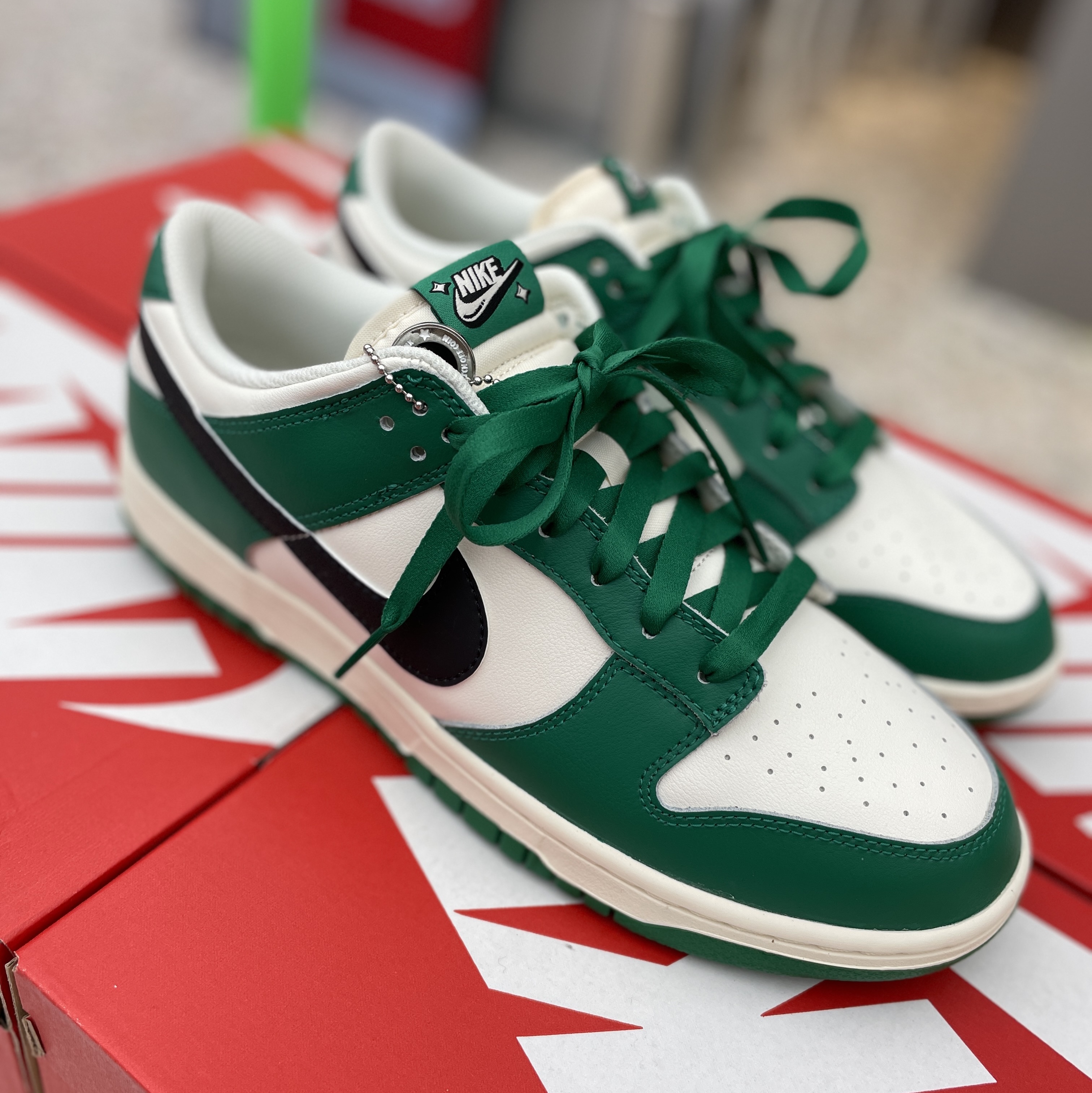 레드문 (@redmoon) 님의 게시물 | KREAM