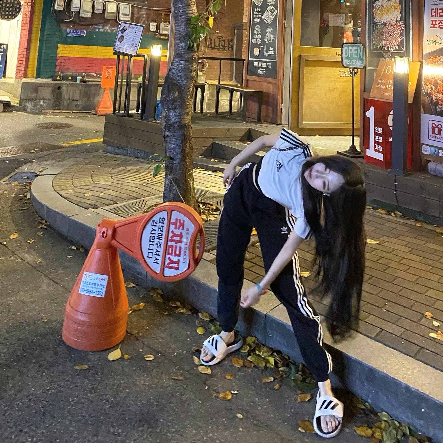 서녜 (@cseonye) 님의 게시물 | KREAM