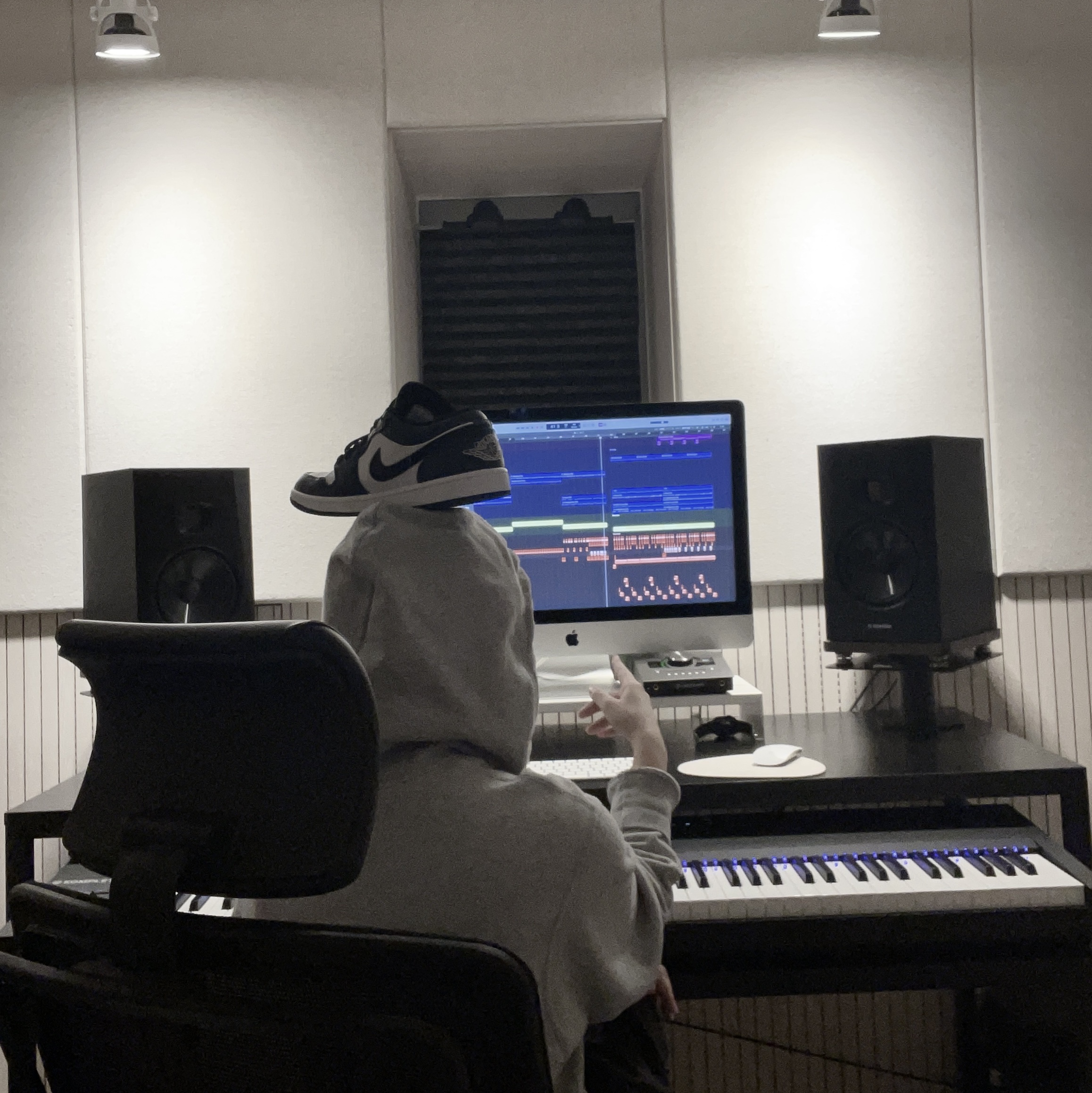 령 (@oskow) 님의 게시물 | KREAM