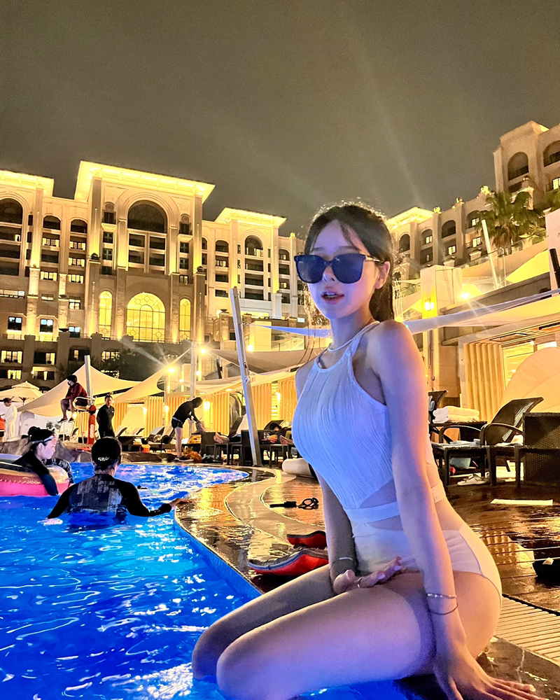 진베이비 (@jin.__baby) 님의 게시물 | KREAM