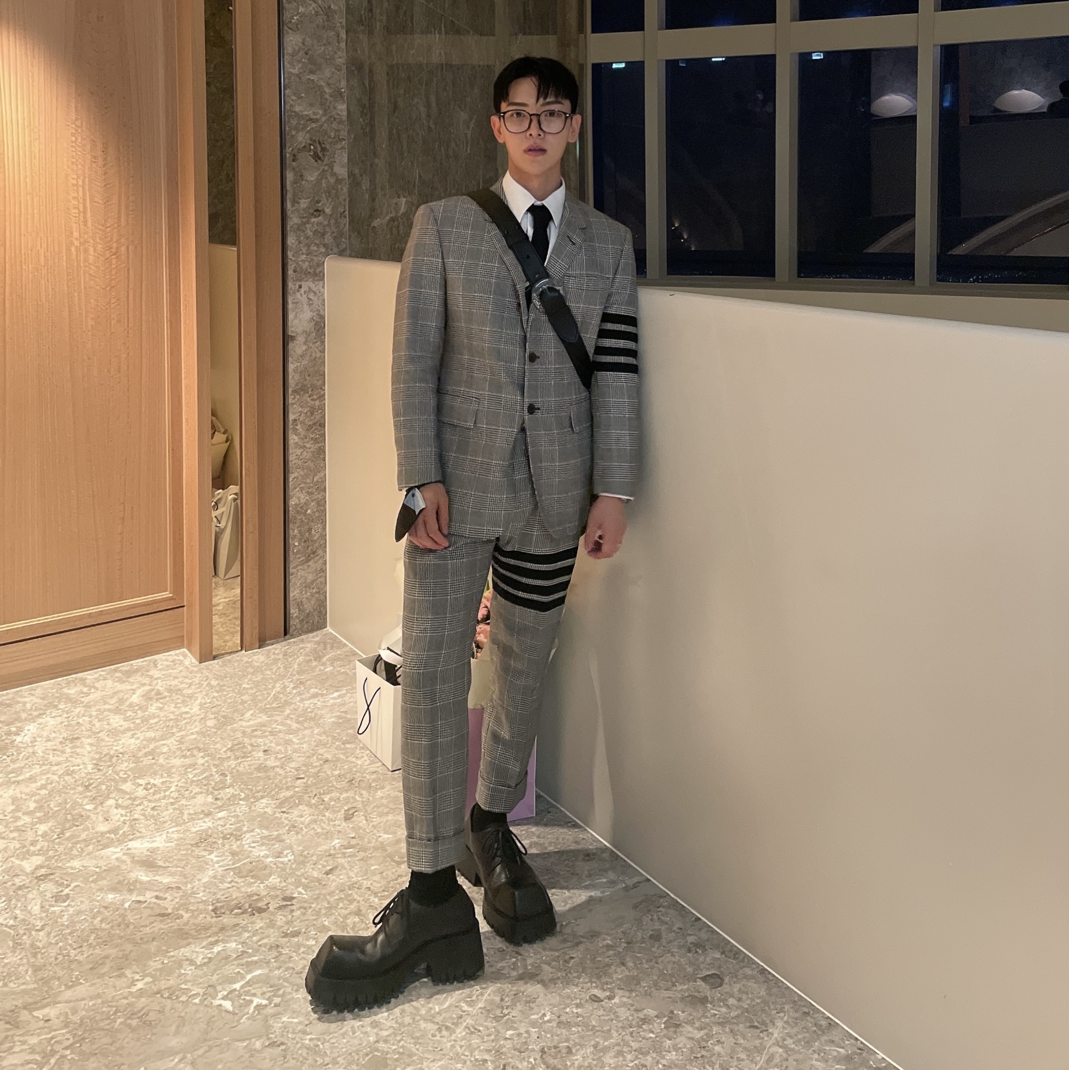 gun.w0_0 (@gun.w0_0) 님의 게시물 | KREAM