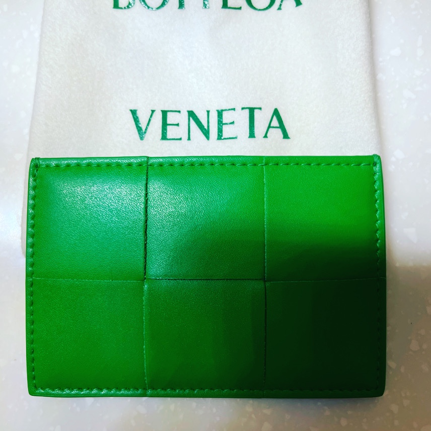 그니 (@g_lee) 님의 게시물 | KREAM