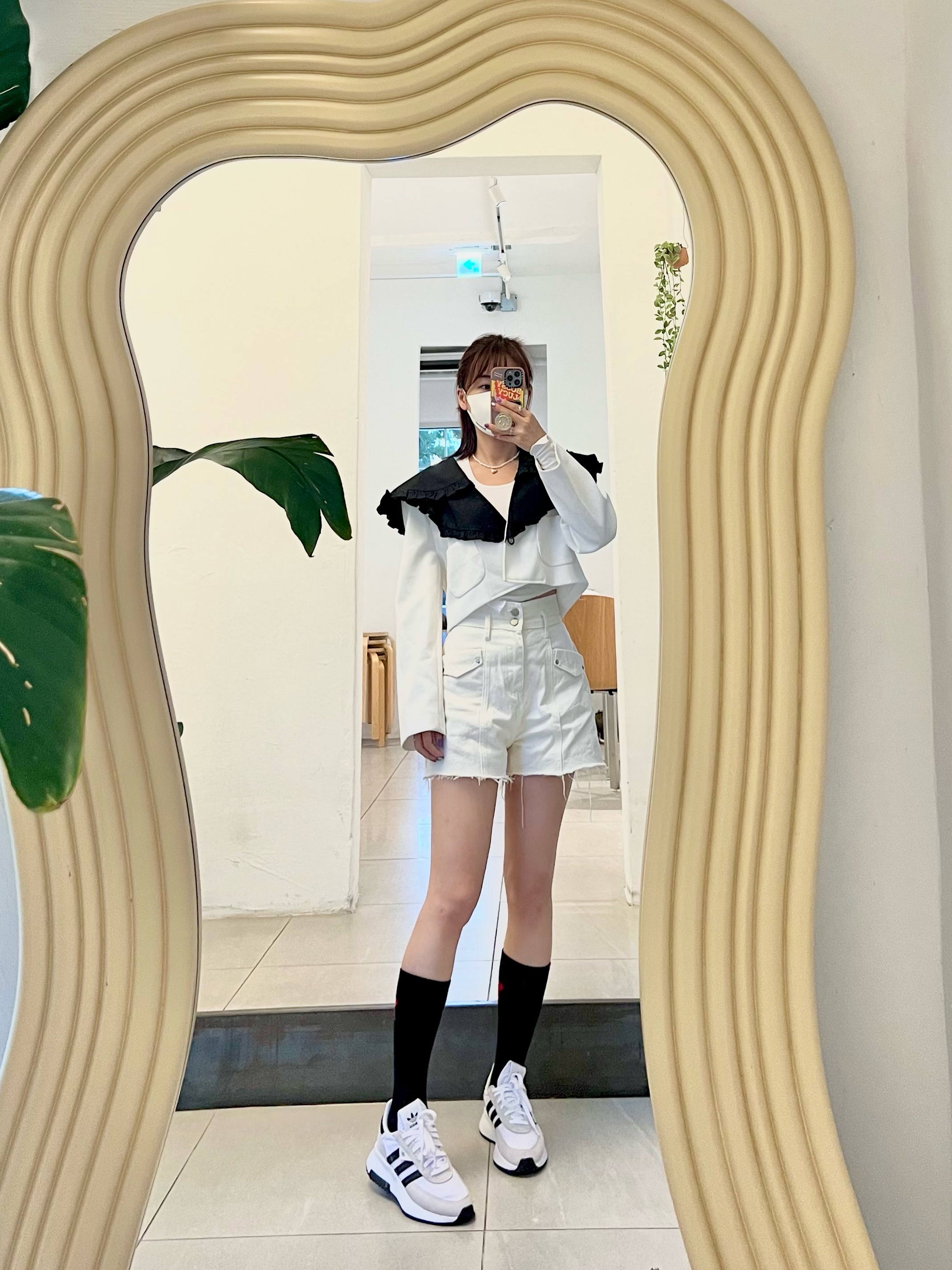 꿀벌이🐝 이지유 (@amelia_v) 님의 게시물 | KREAM