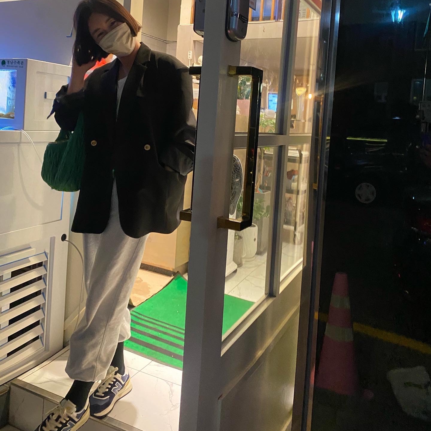 김아미 (@hoami00) 님의 게시물 | KREAM