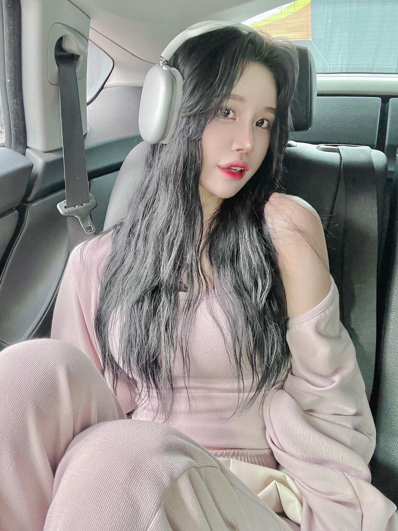 sharah (@nikelikeit) 님의 게시물 | KREAM