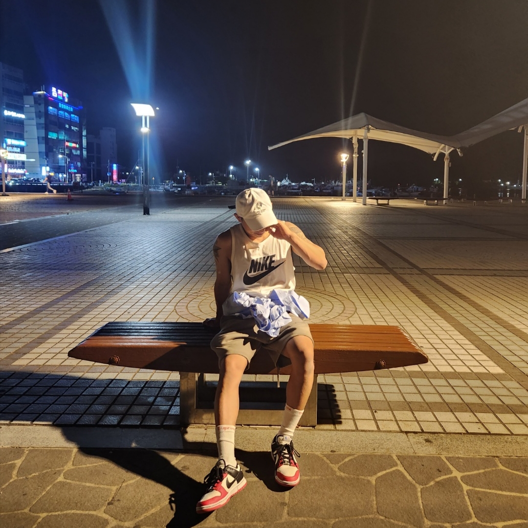 홀리듯 (@lchy2710) 님의 게시물 | KREAM