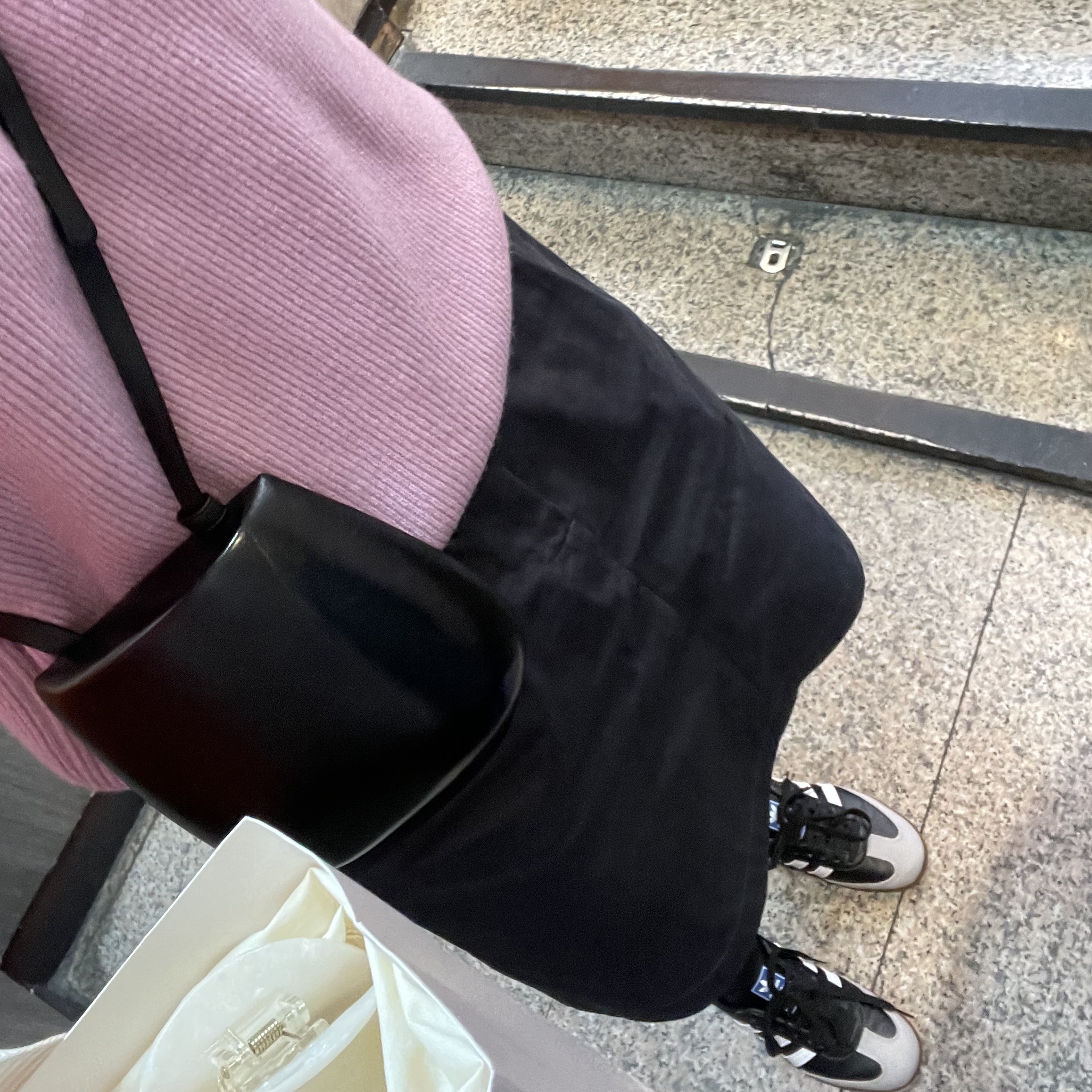 횬디 (@hyeon_z) 님의 게시물 | KREAM