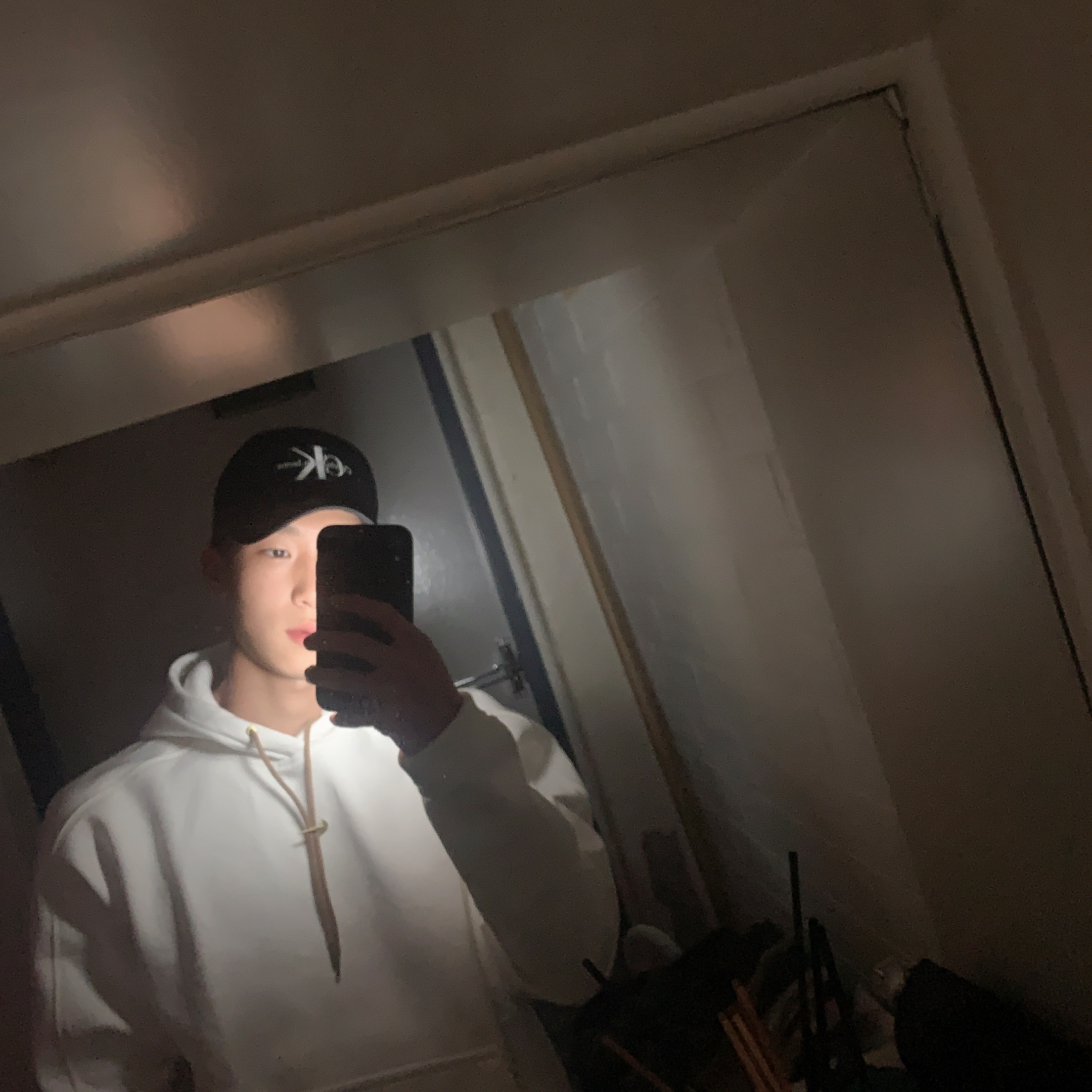 이준호 (@j._.hx_o) 님의 게시물 | KREAM