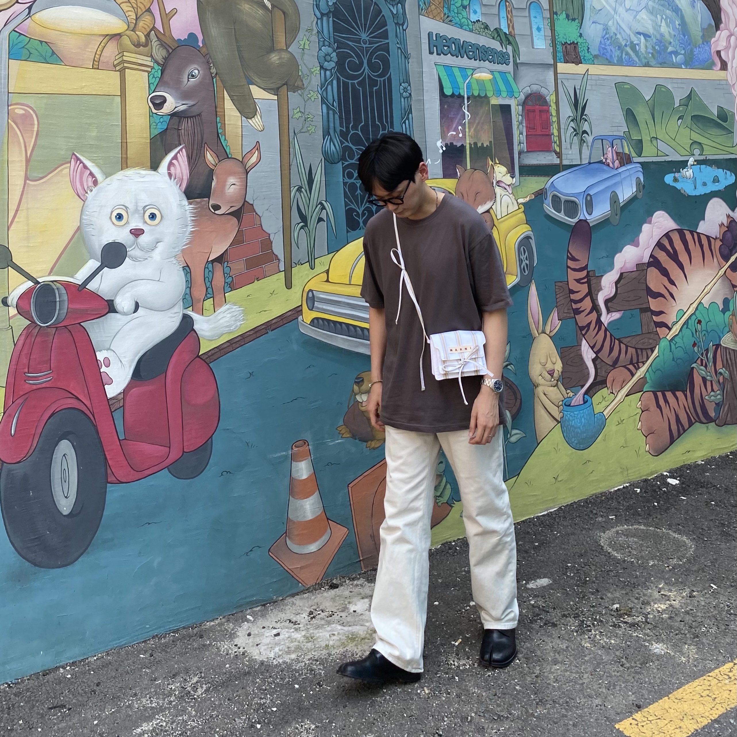 장롱이 (@_zanglong) 님의 게시물 | KREAM