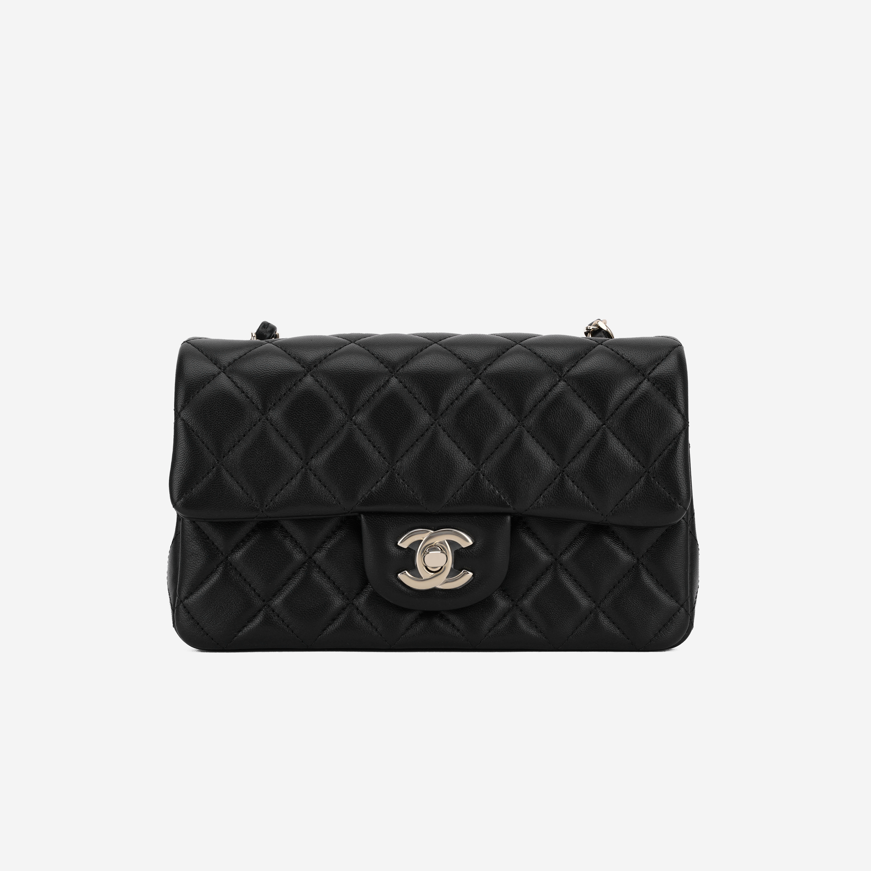 샤넬 미니 플랩백 램스킨 & 골드 메탈 블랙 | KREAM