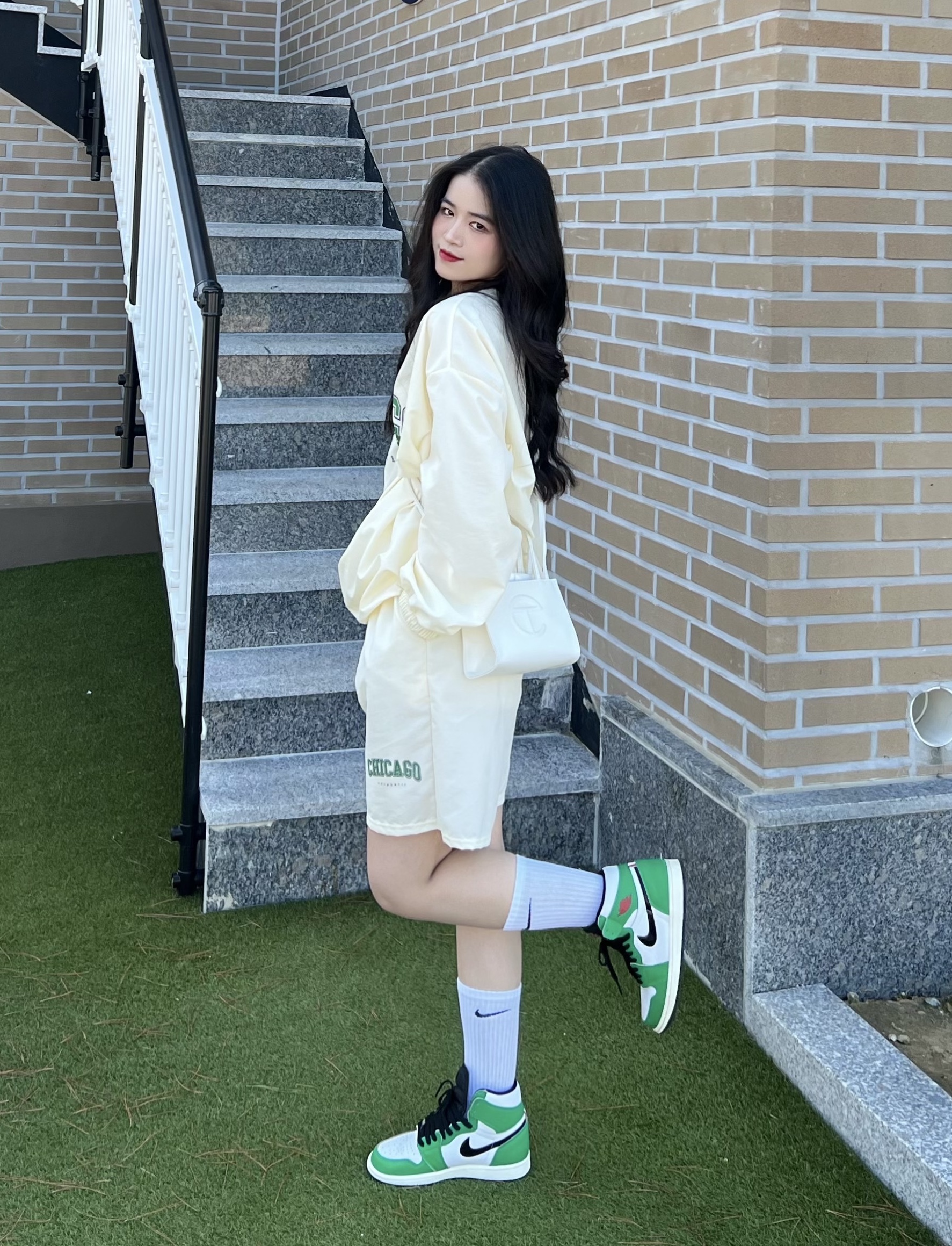 Instagram: c... (@cho_hee00) 님의 게시물 | KREAM