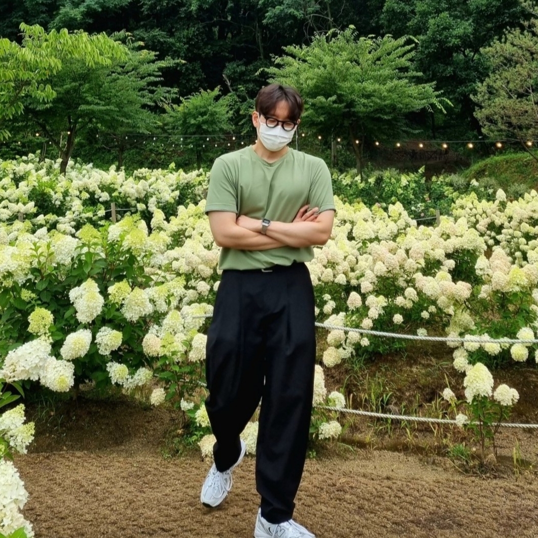 (@hwang_hs) 님의 게시물 | KREAM