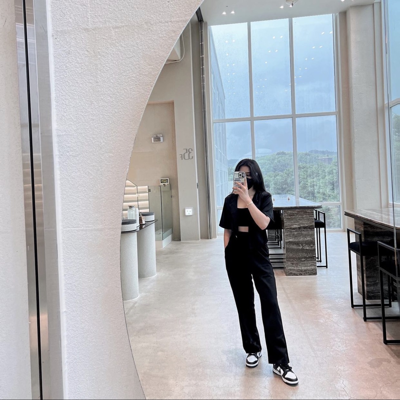 (@viixcc) 님의 게시물 | KREAM