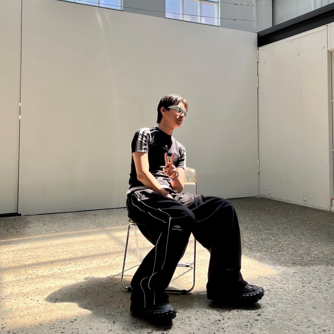 백지 (@a4.paper_) 님의 게시물 | KREAM