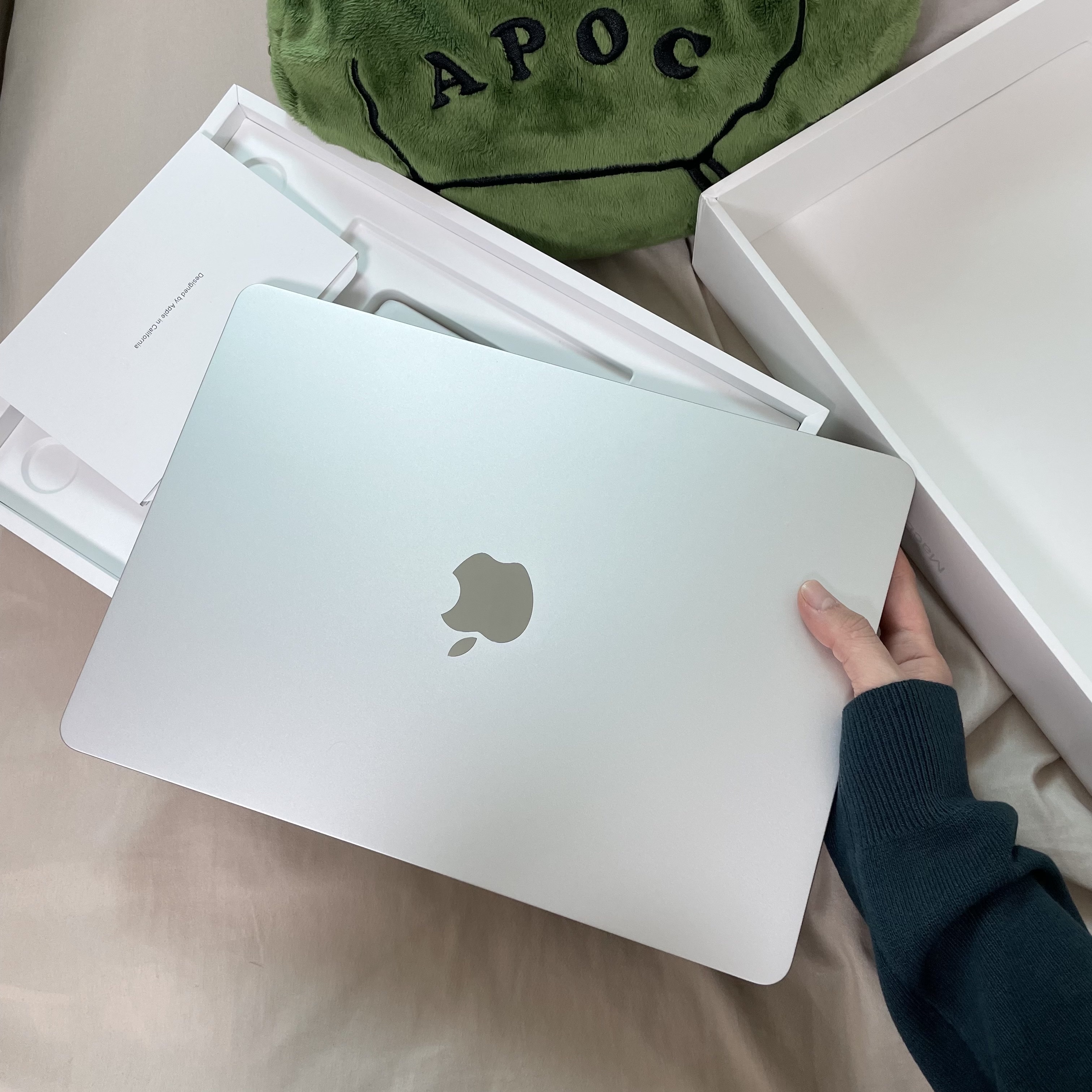 (@1.228km) 님의 게시물 | KREAM