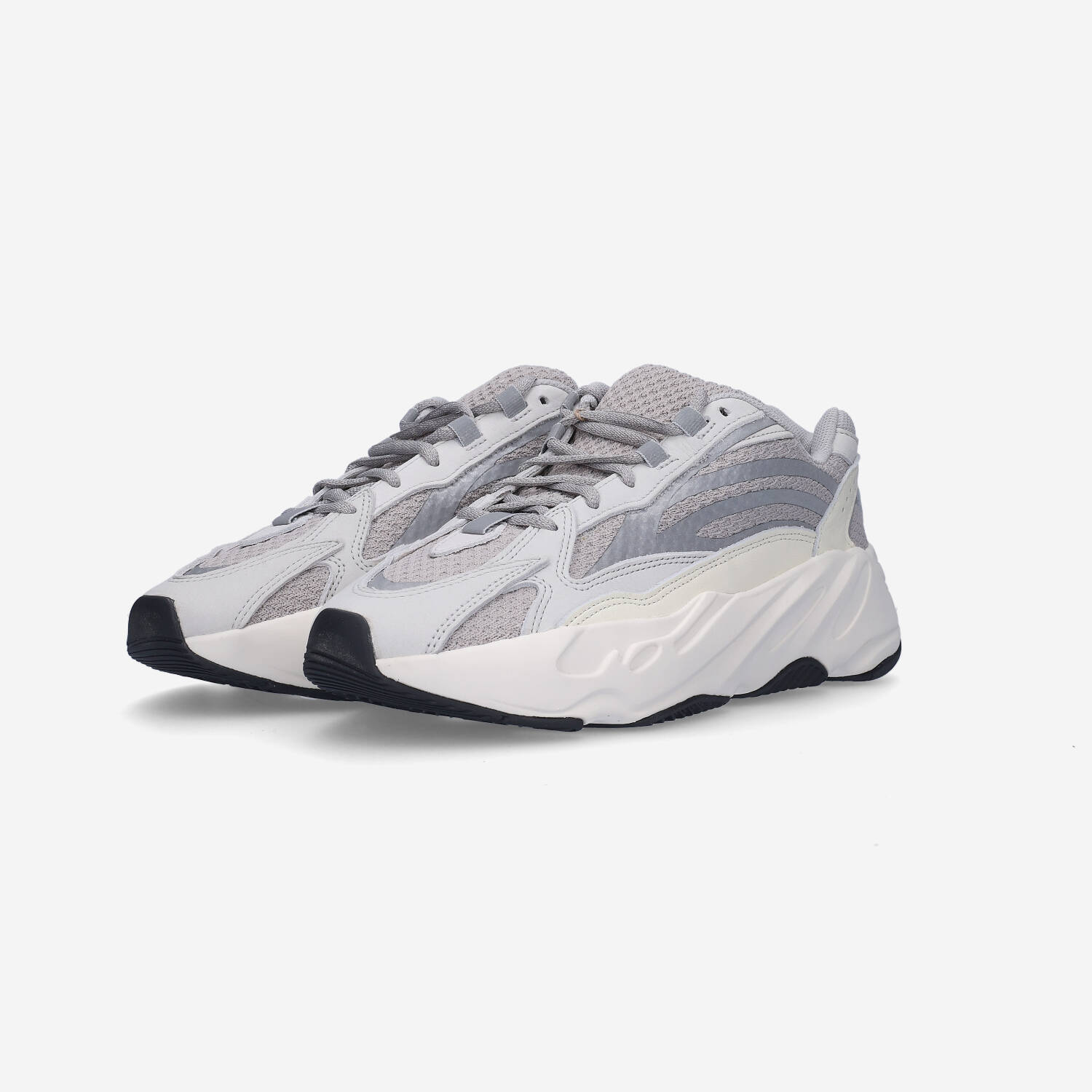 아디다스 이지 부스트 700 V2 스태틱 2022 | KREAM