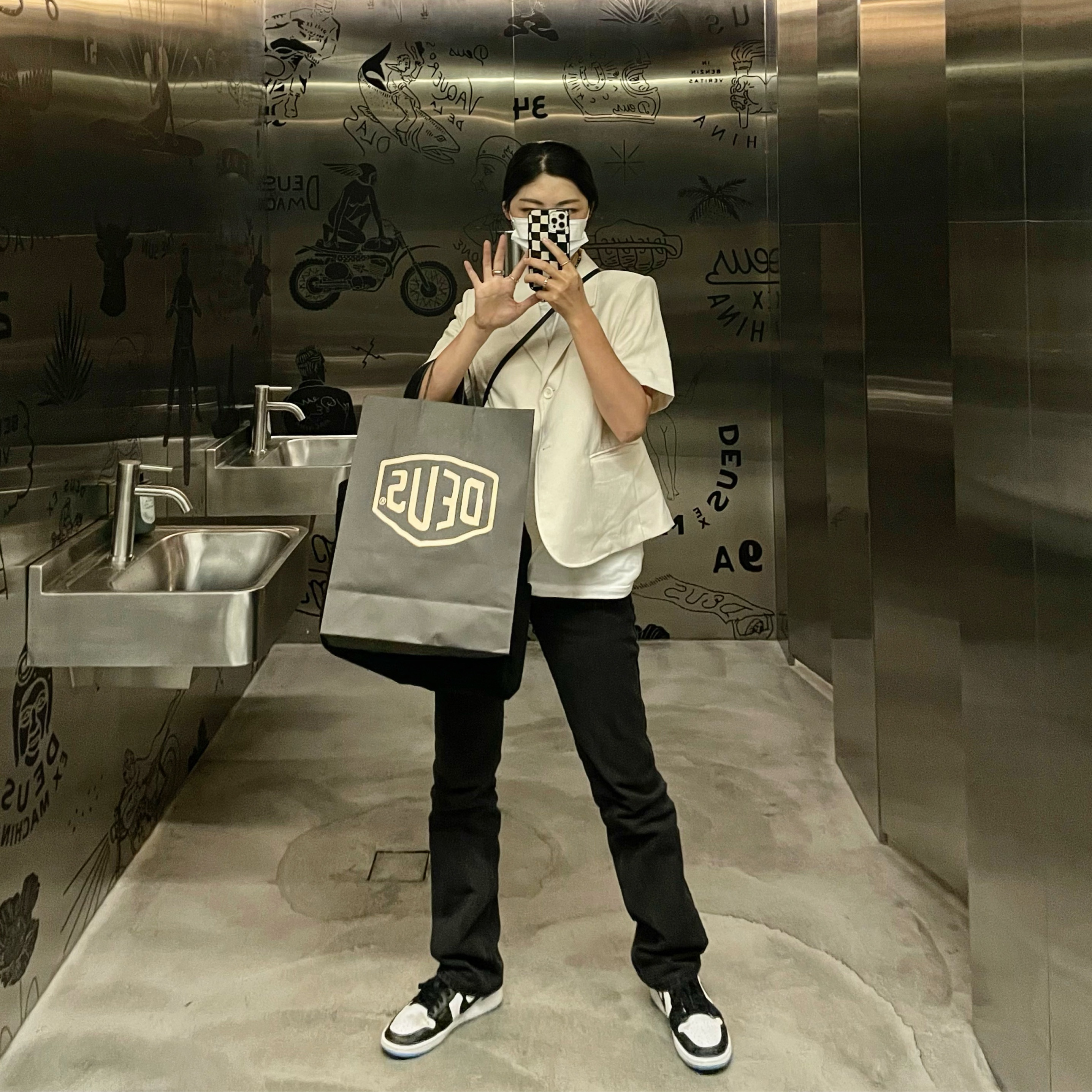 앵미 (@00kay) 님의 게시물 | KREAM