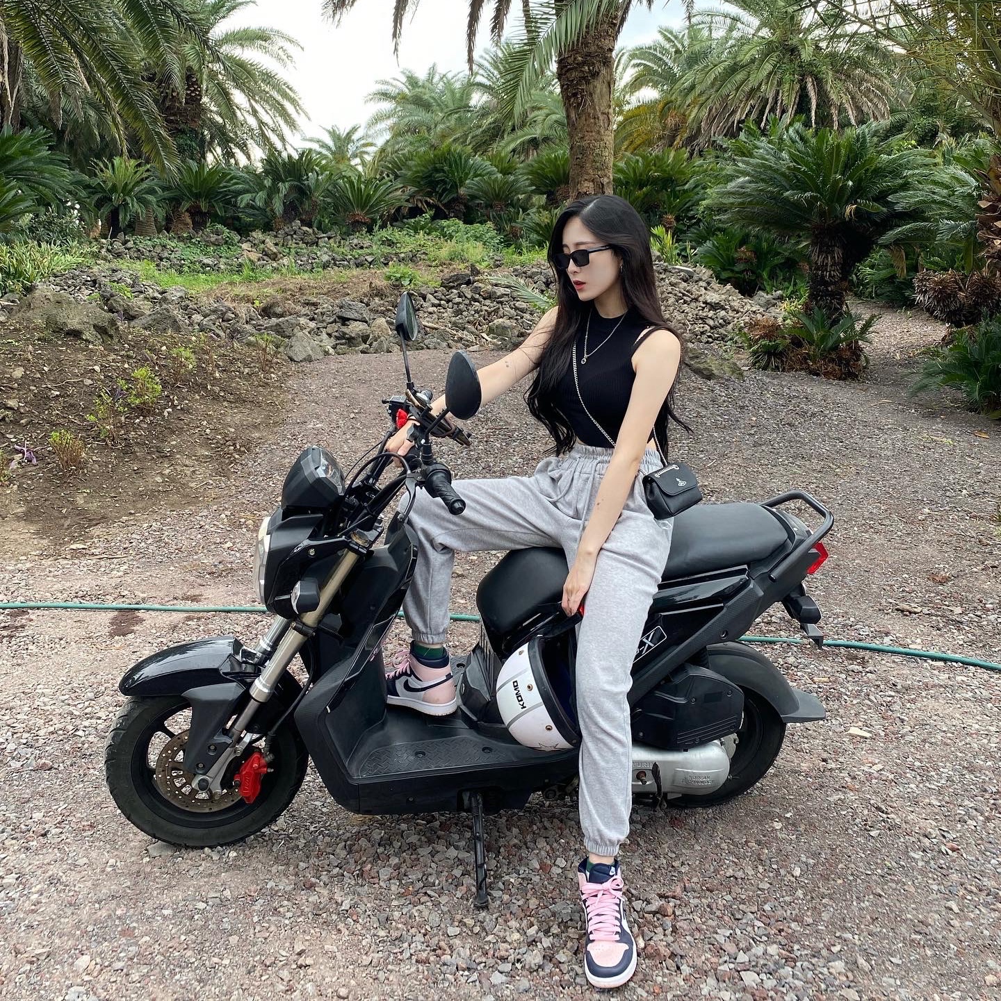 서녜 (@cseonye) 님의 게시물 | KREAM