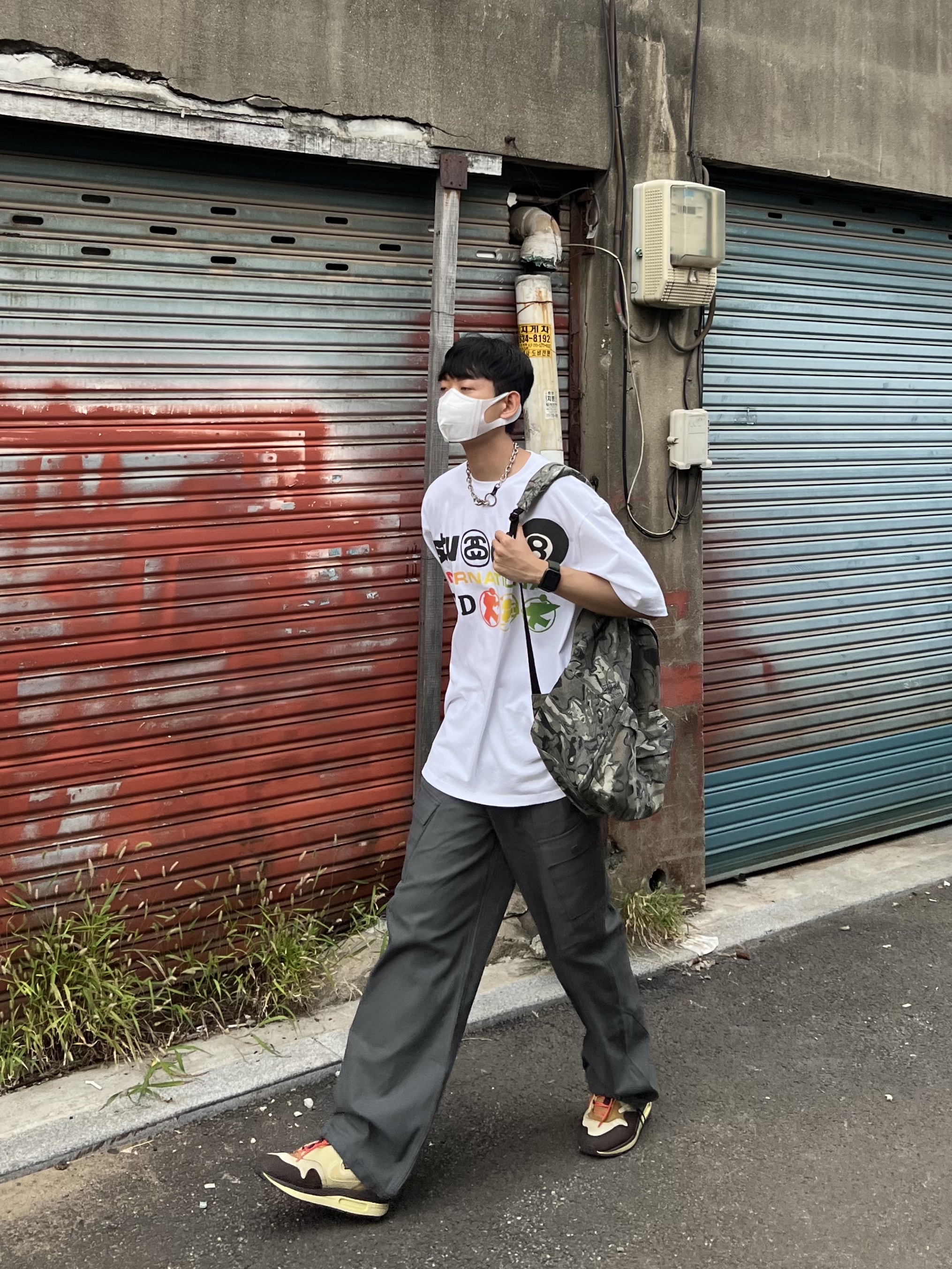 동건 (@move__gun) 님의 게시물 | KREAM