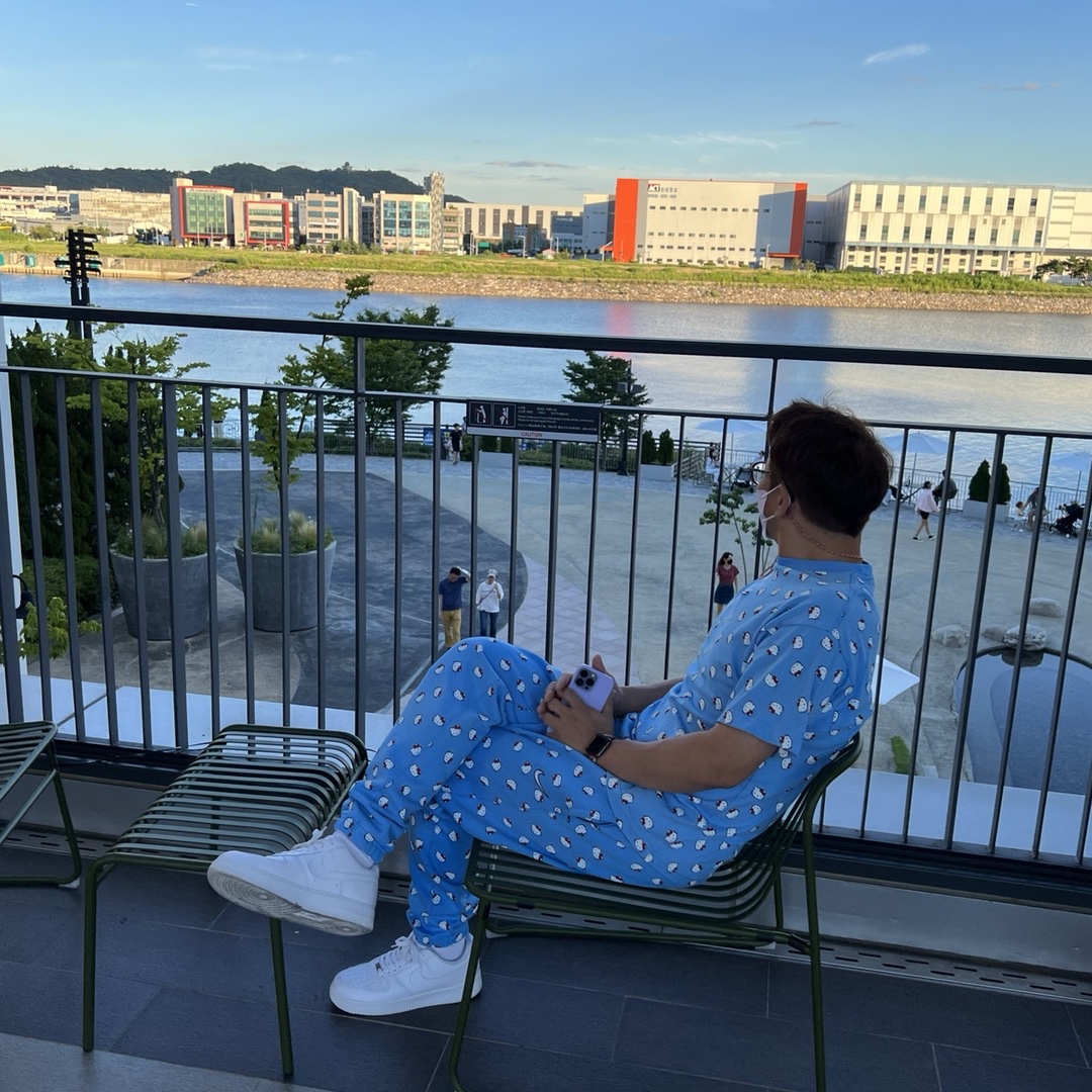 특곰대 (@yoon.jh) 님의 게시물 | KREAM