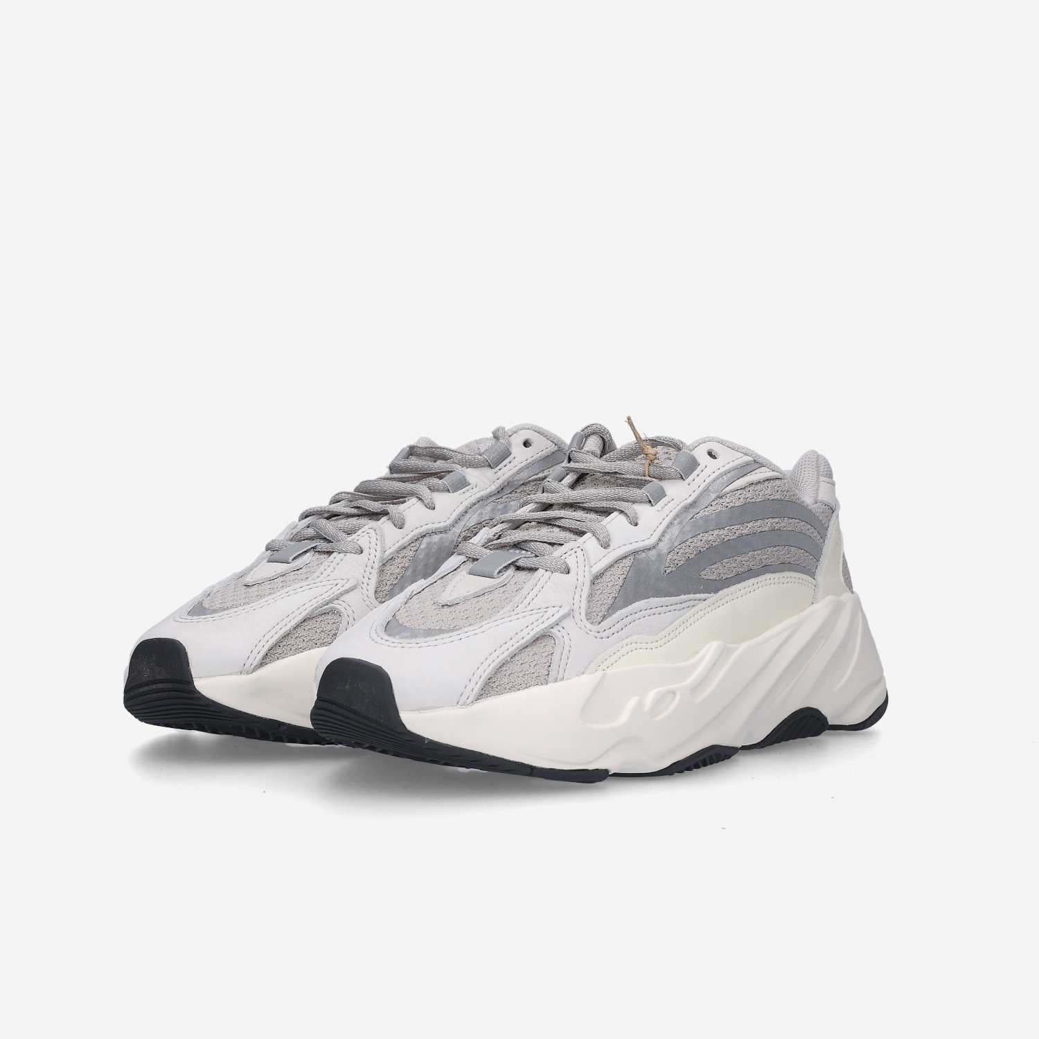 아디다스 이지 부스트 700 V2 스태틱 2022 | KREAM