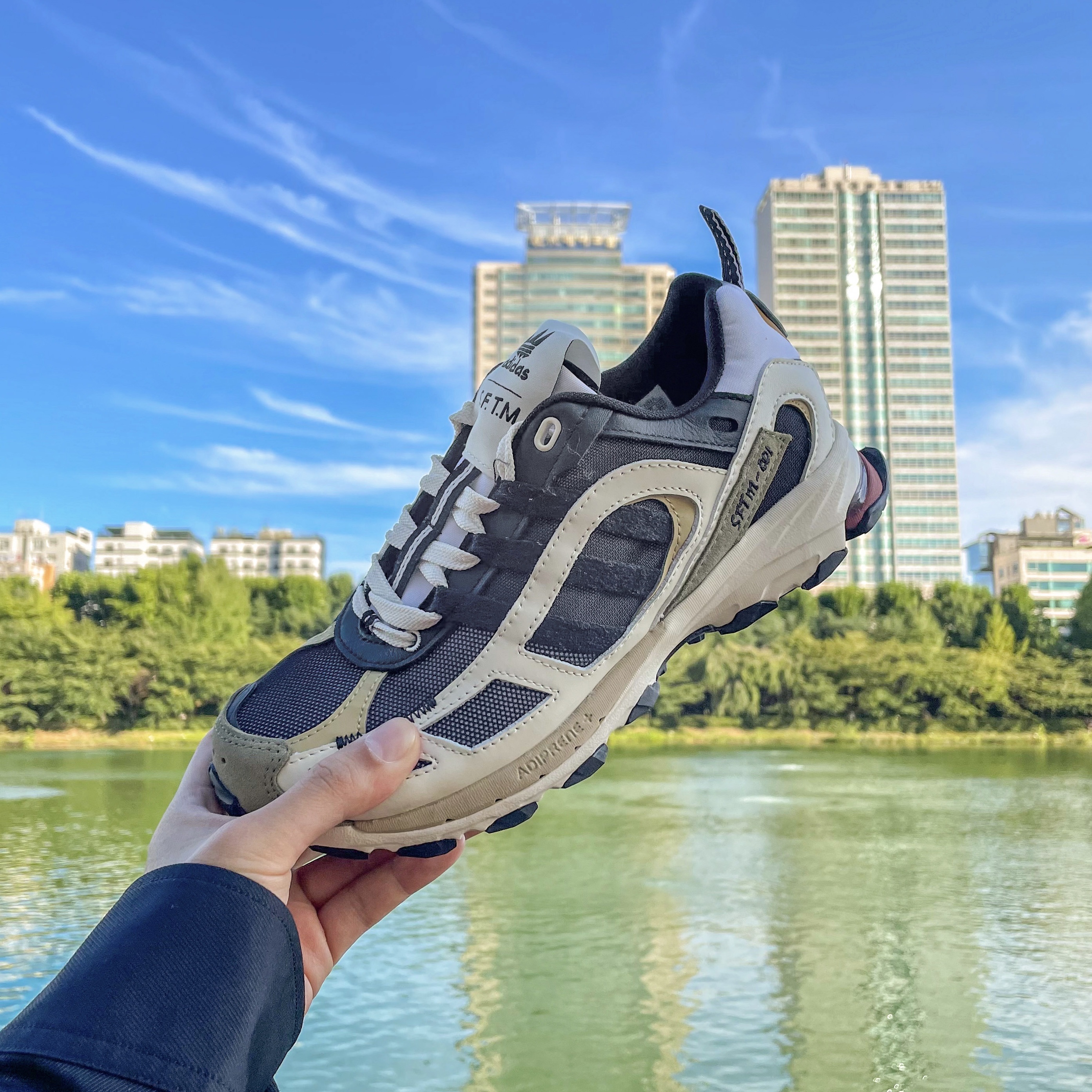 (@dooly_) 님의 게시물 | KREAM