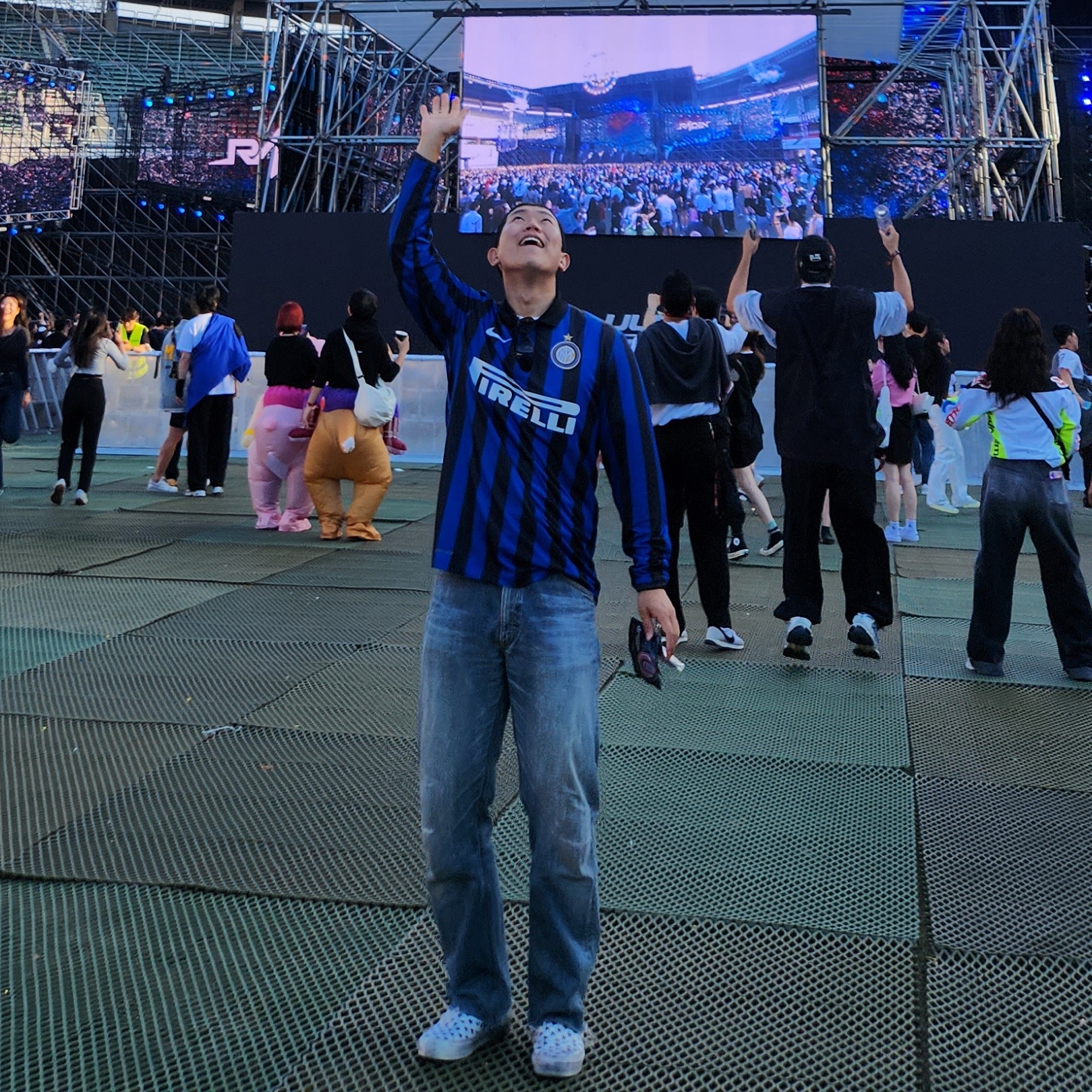 박조툰 (@jotoon) 님의 게시물 | KREAM