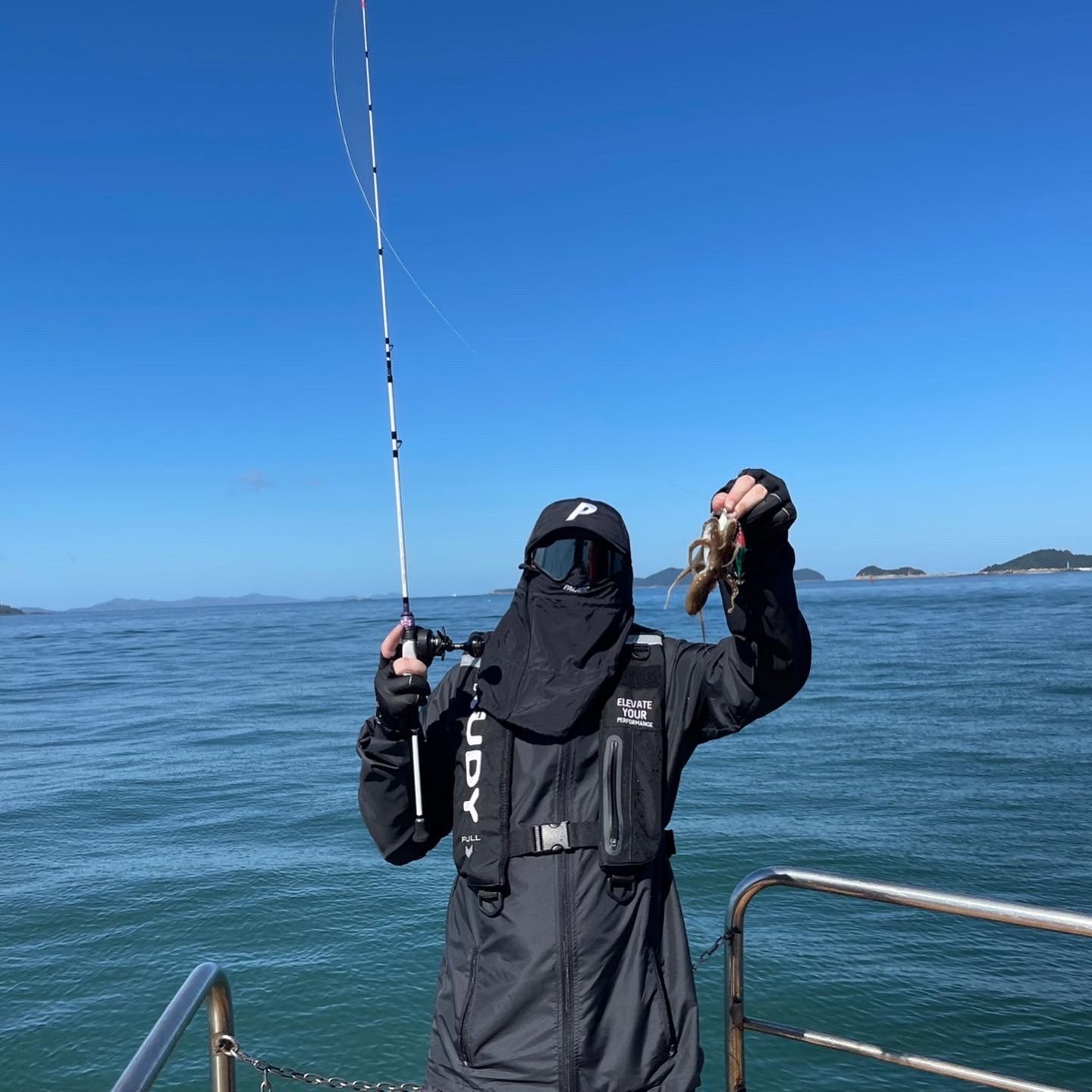 일당백 (@hi._.bye) 님의 게시물 | KREAM