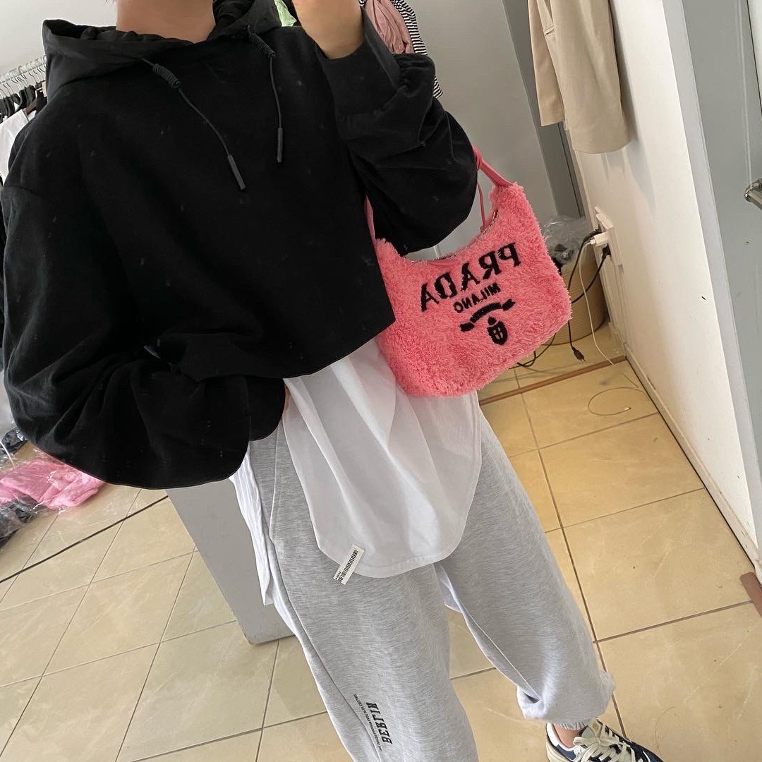 김아미 (@hoami00) 님의 게시물 | KREAM