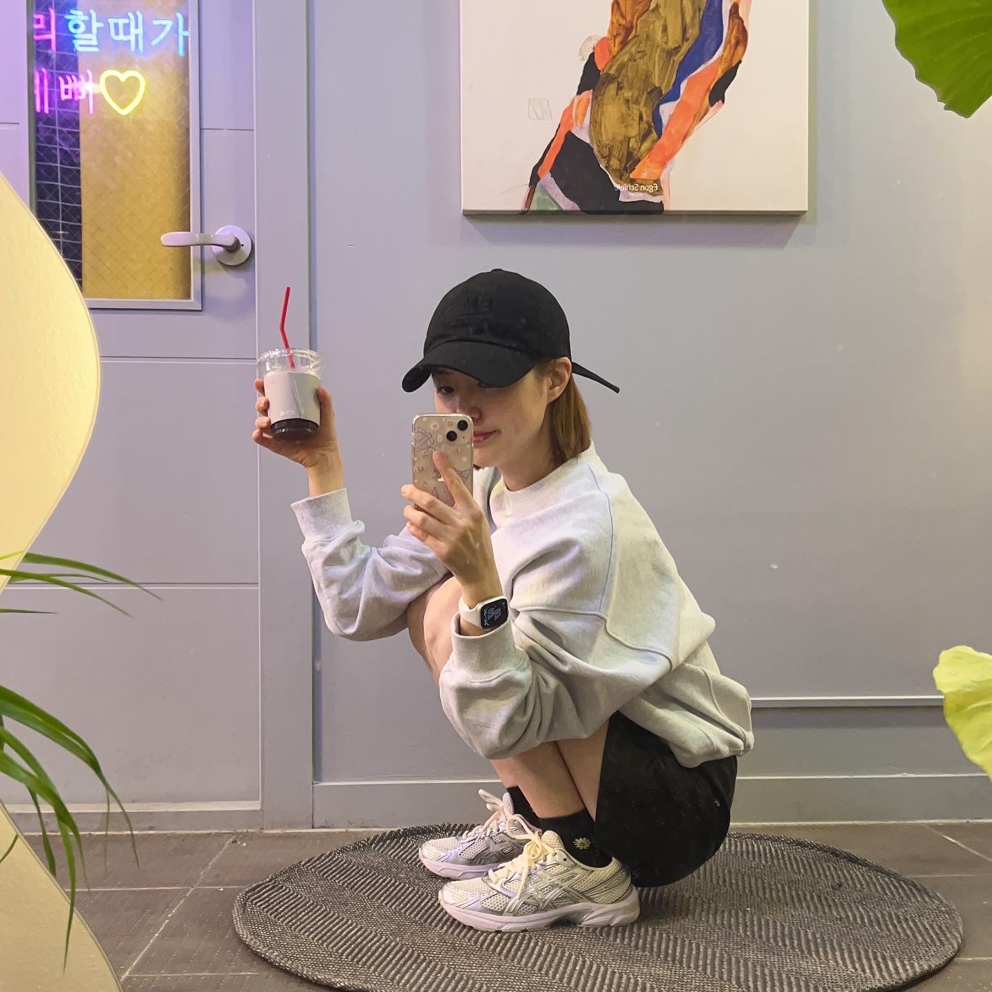 김민희 (@alslal_) 님의 게시물 | KREAM