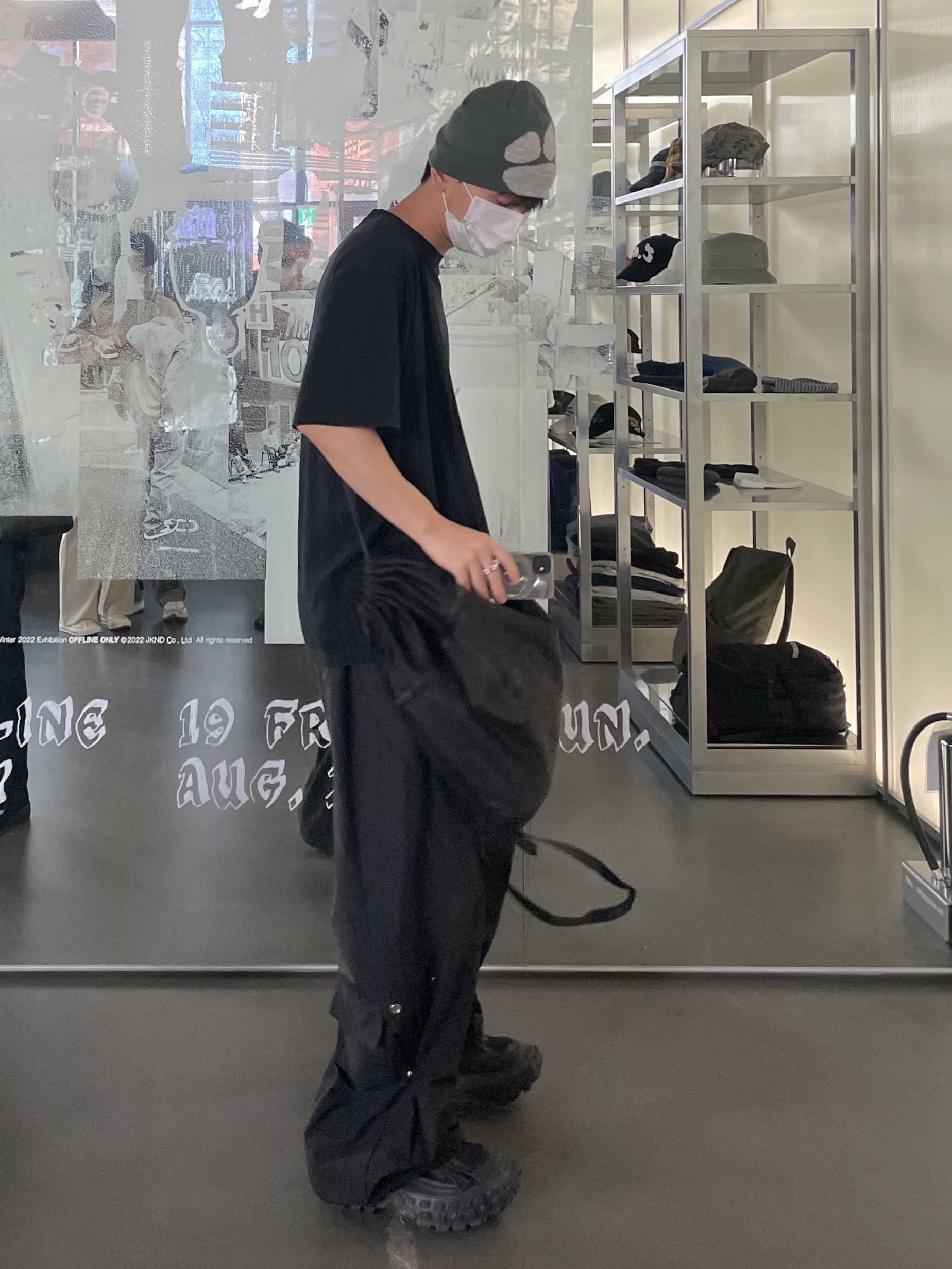 소코년 (@sonyunko) 님의 게시물 | KREAM