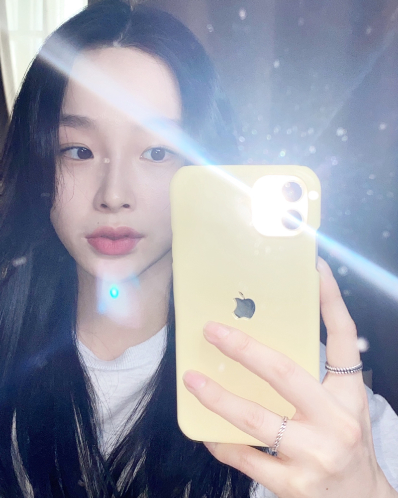 95young_lee (@vely_seok) 님의 게시물 | KREAM